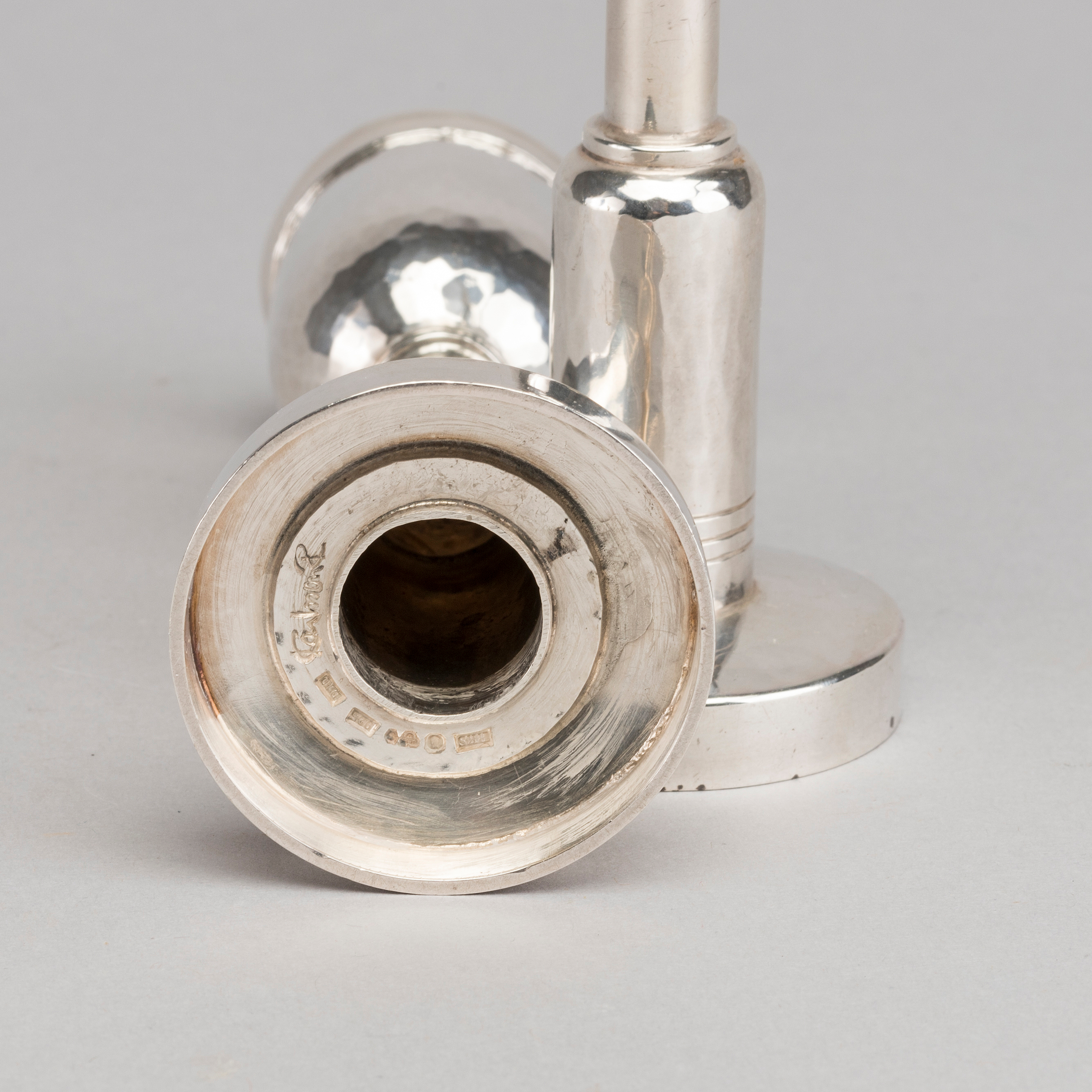 SNAPSGLAS, ett par, silver, silversmed Rolf Karlsson 1978. - Bukowskis