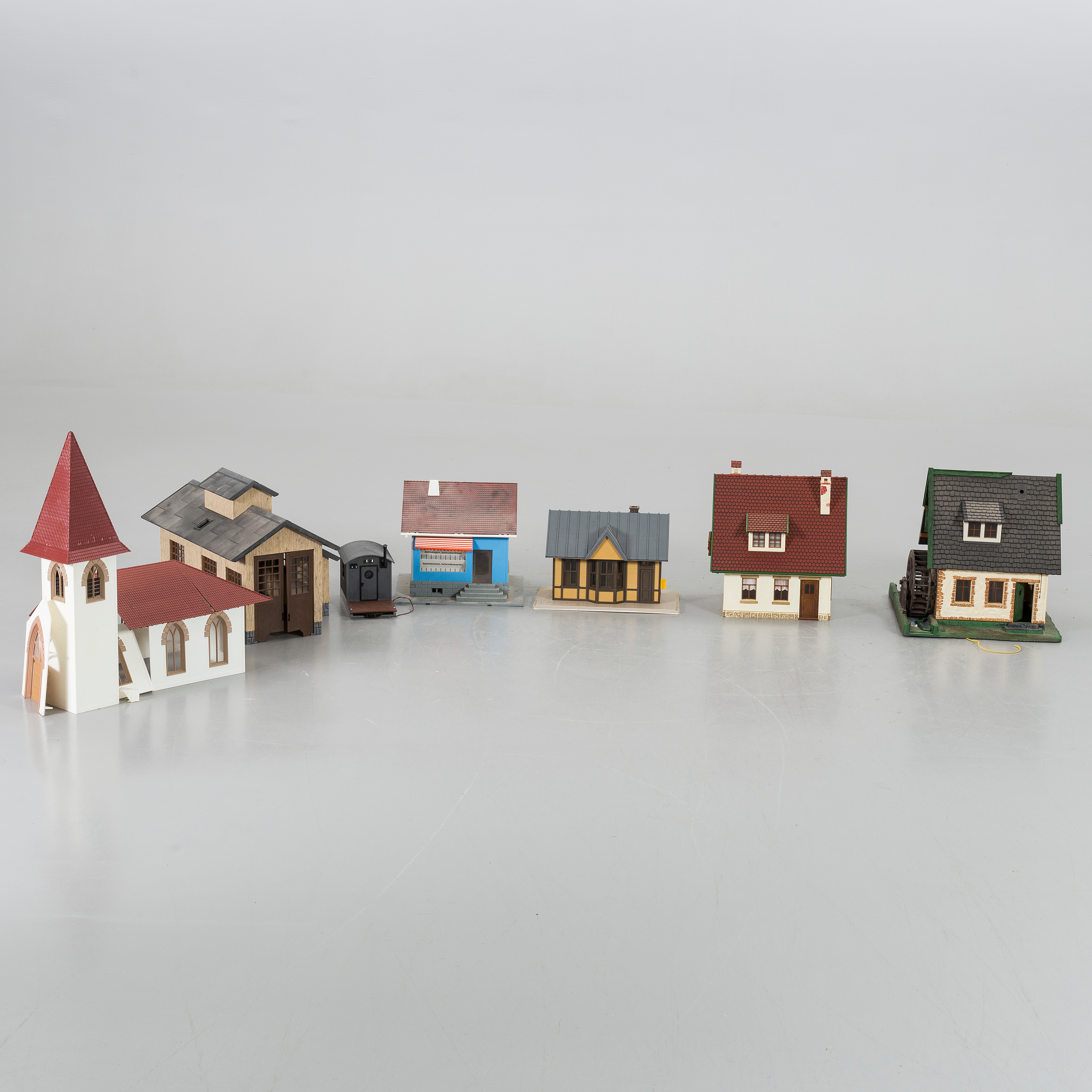 POLA G MODELLHUS. 7 st. - Bukowskis