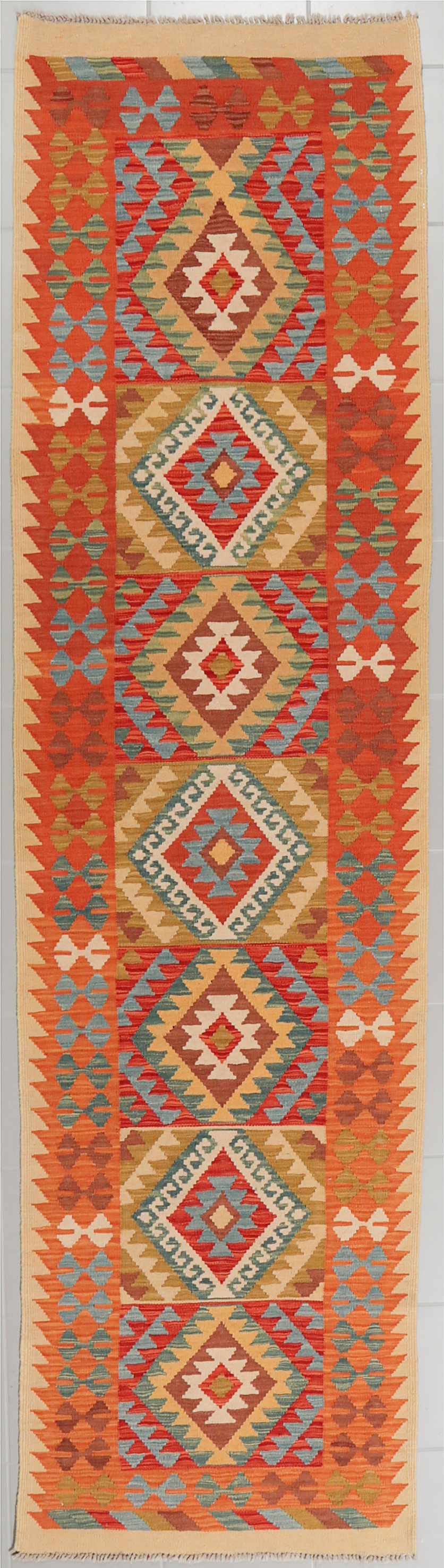 A kelim runner, ca 300 x 80 cm. - Bukowskis