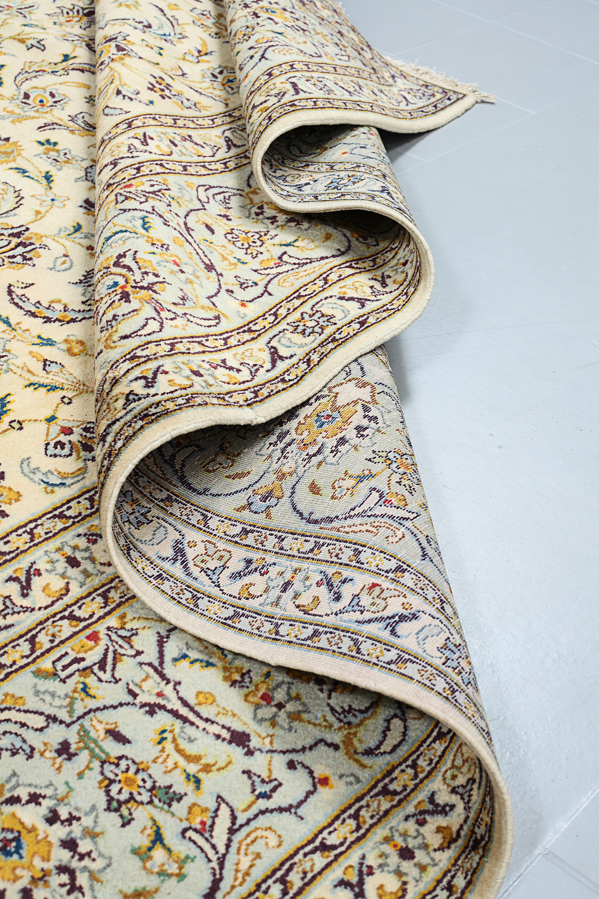 A Keshan rug, 398 x 303 cm. - Bukowskis