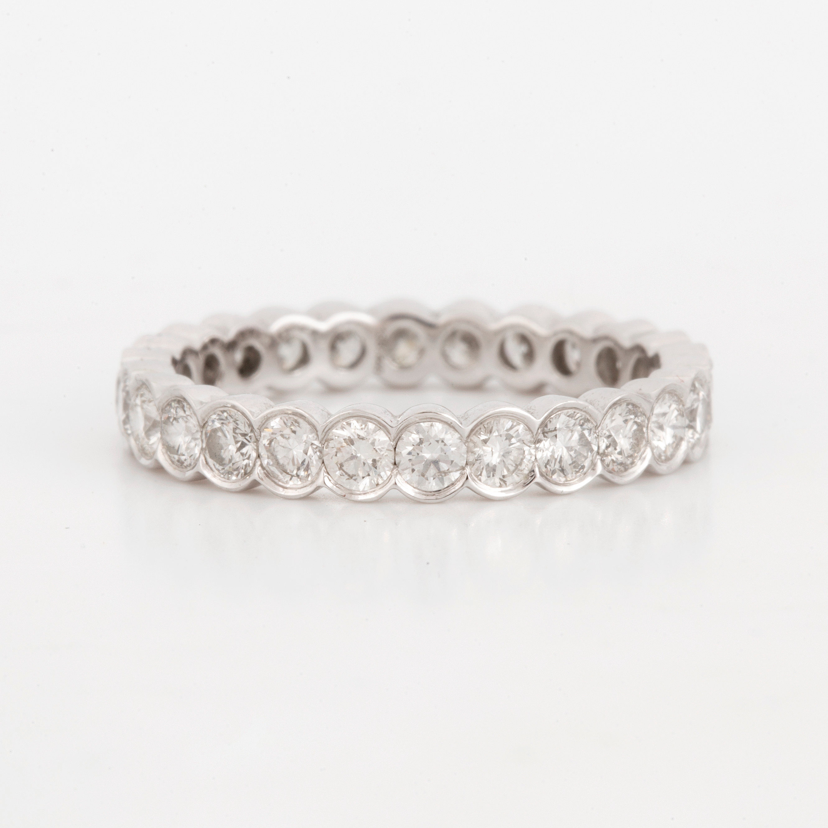 RING, 18K vitguld med briljantslipade diamanter, totalt 1.53 ct ...