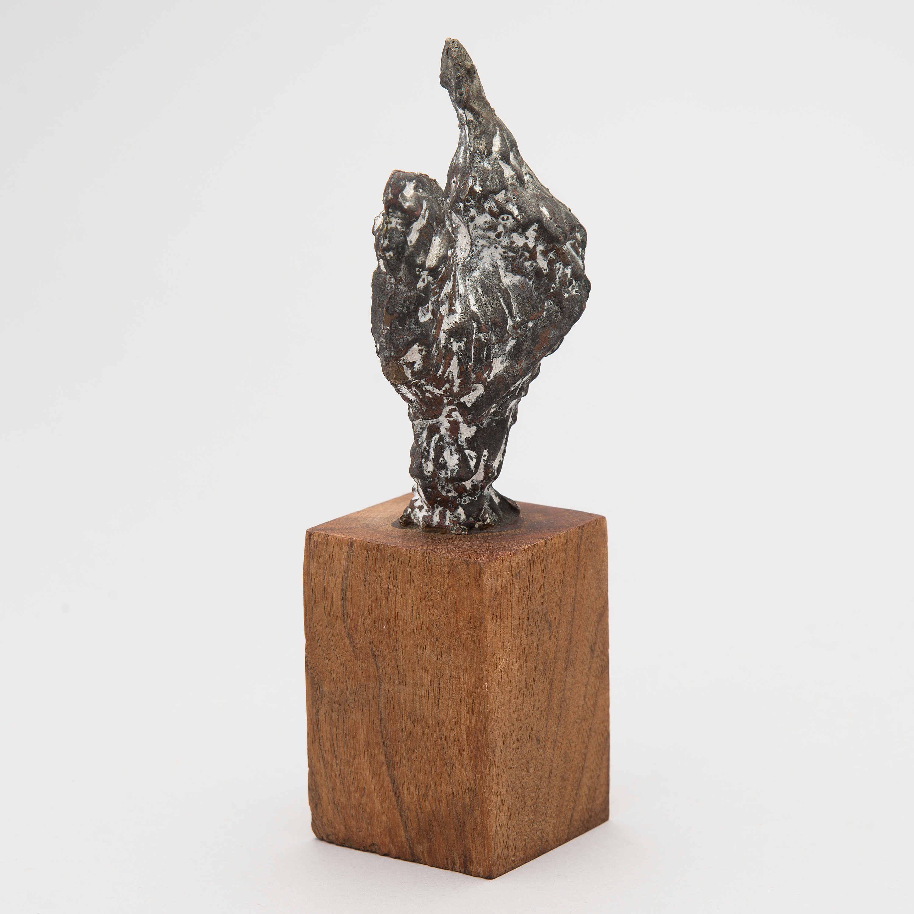 A bronze sculpture by Teho Sakki signed TS. - Bukowskis