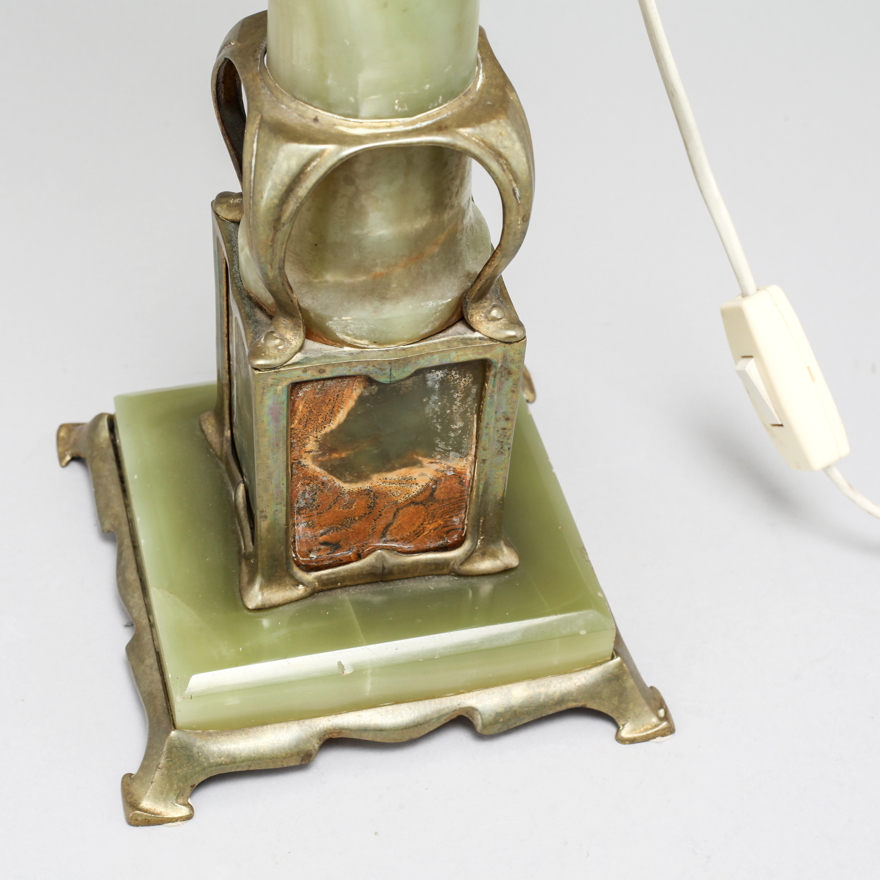 An early 20th century tablelamp. - Bukowskis
