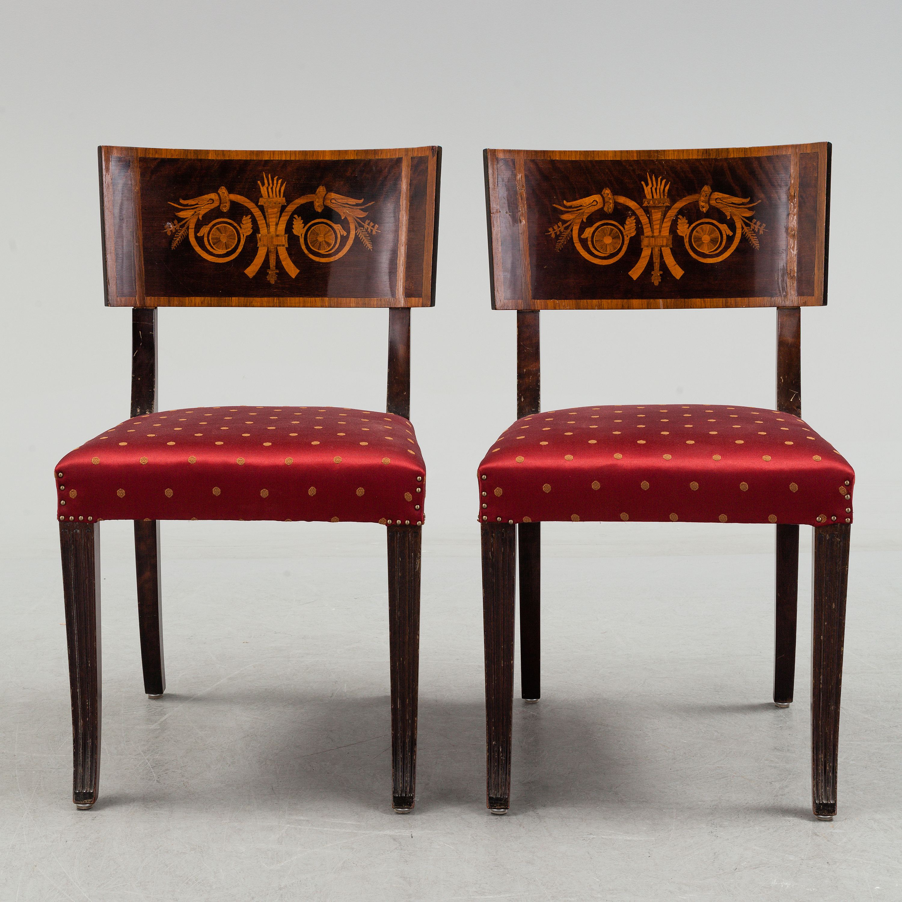 A pair of Swedish Grace chairs, 1920/30's. - Bukowskis