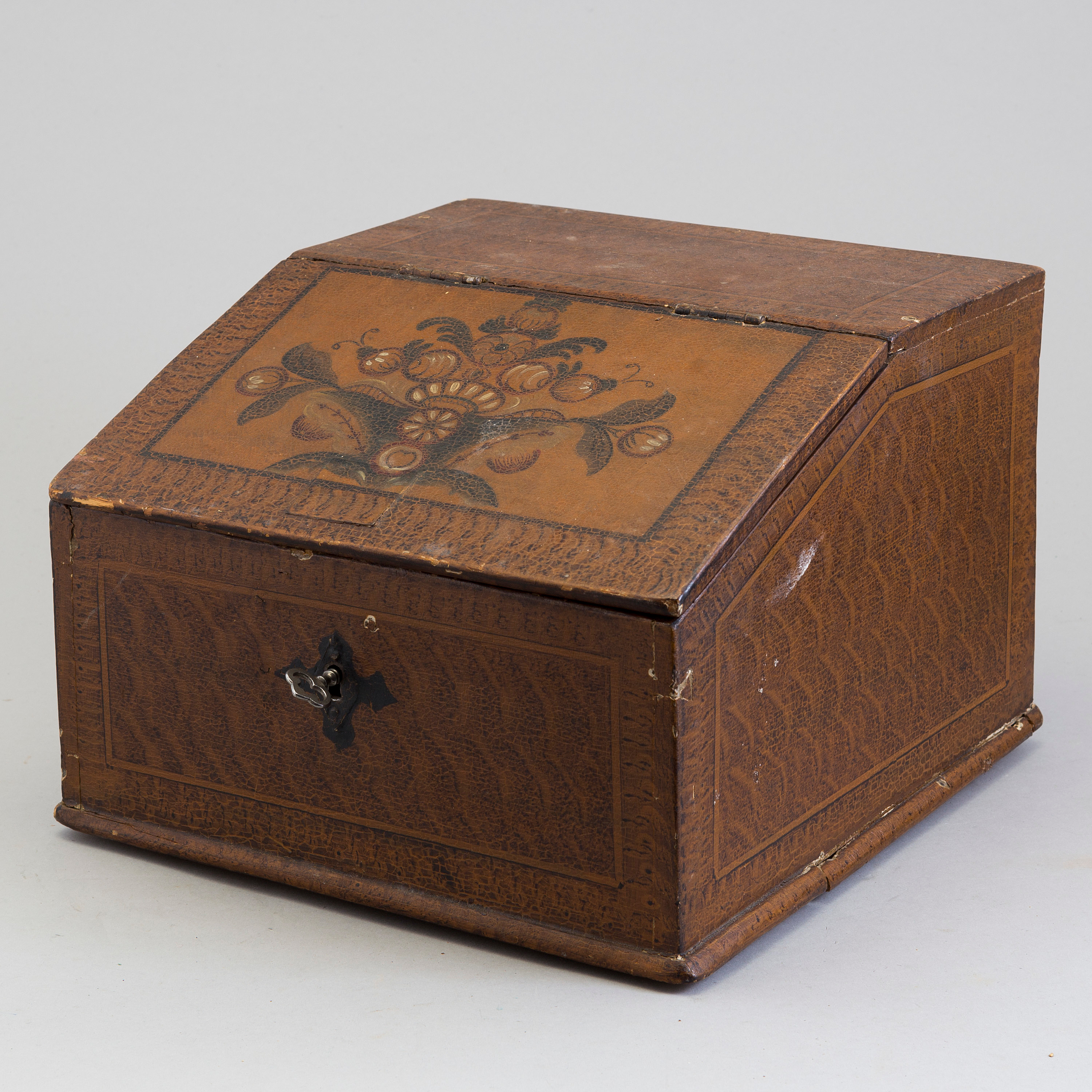 A first half of the 20th century box. - Bukowskis