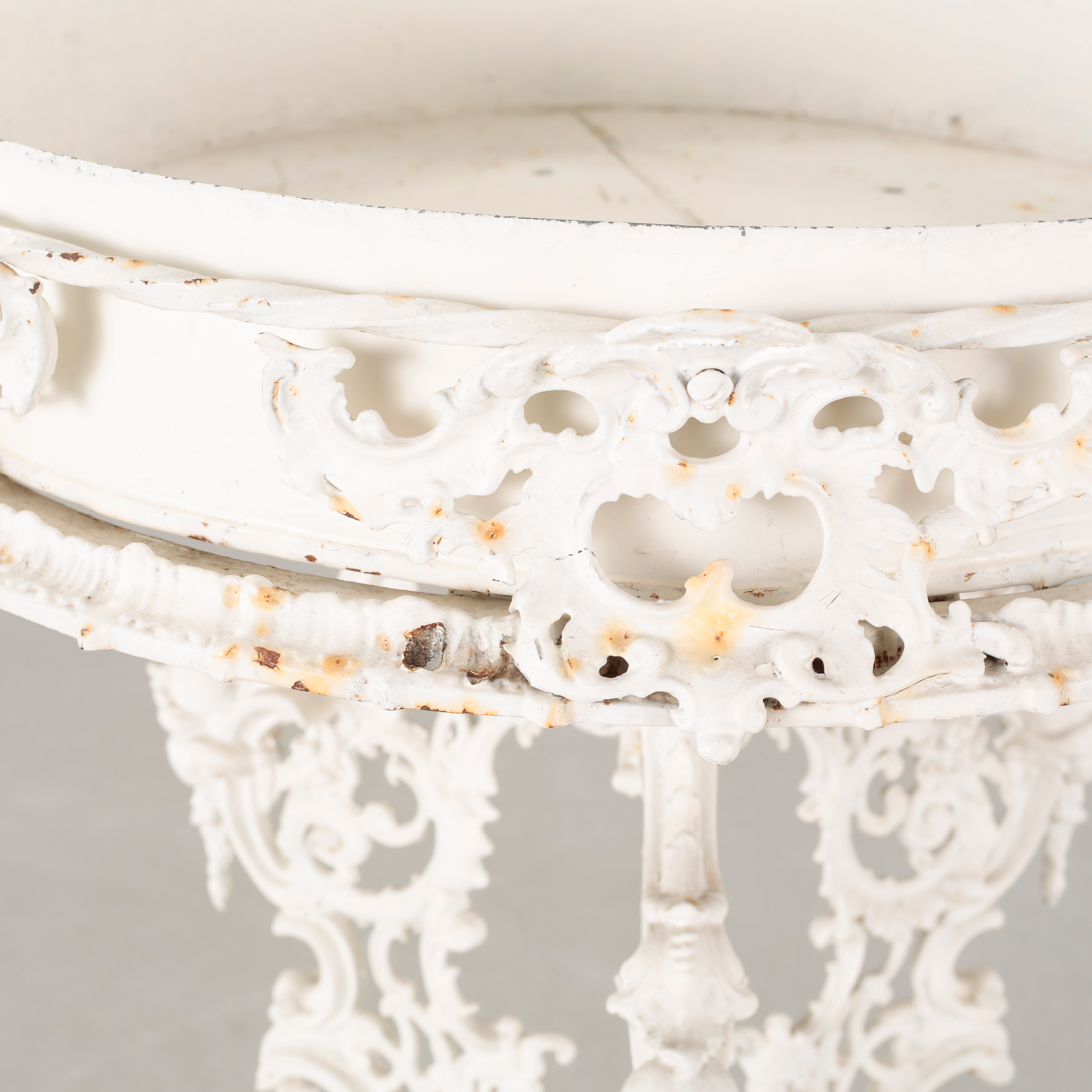 A late 19th century flower table. - Bukowskis