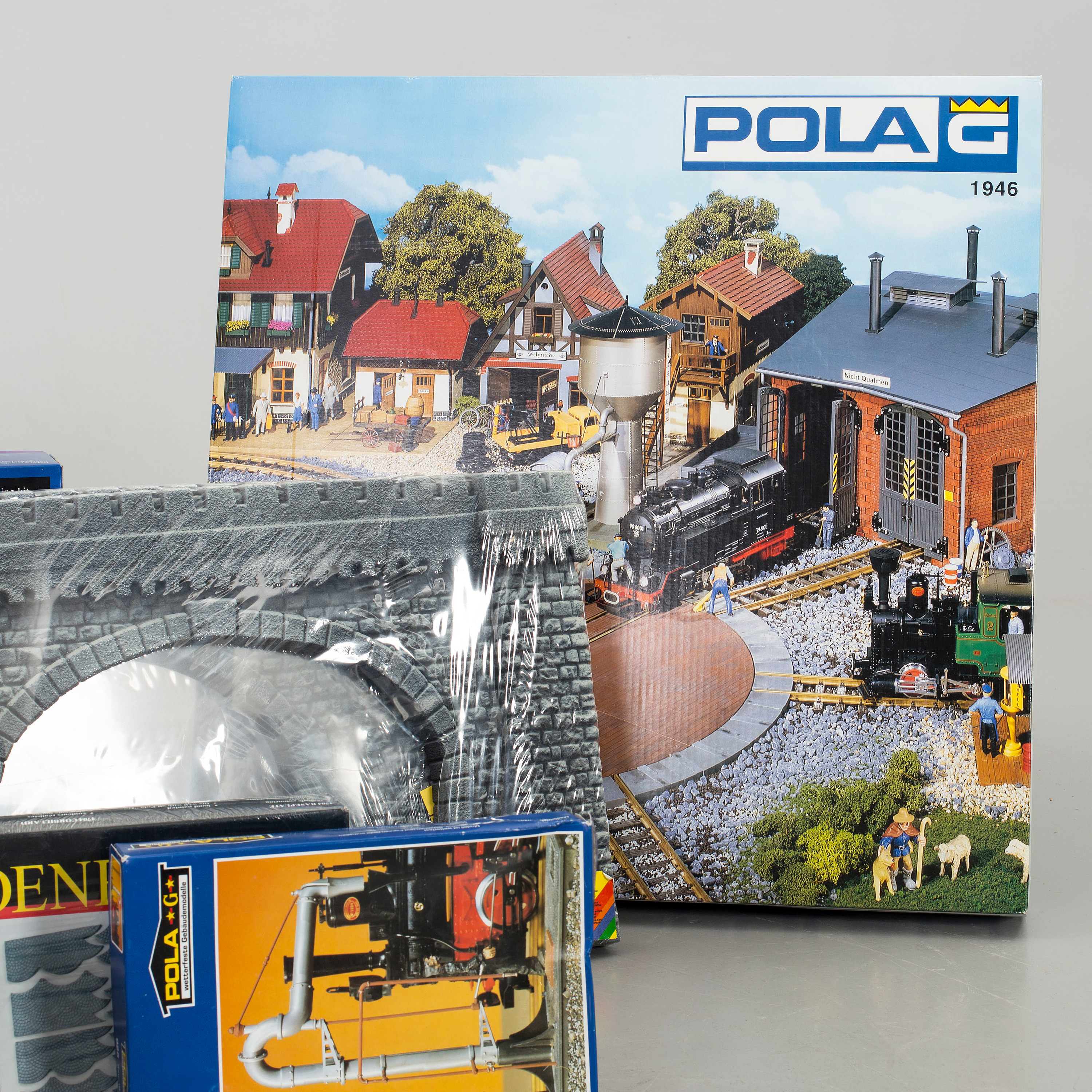 MODELLBYGGEN "POLA G" 10 delar. - Bukowskis