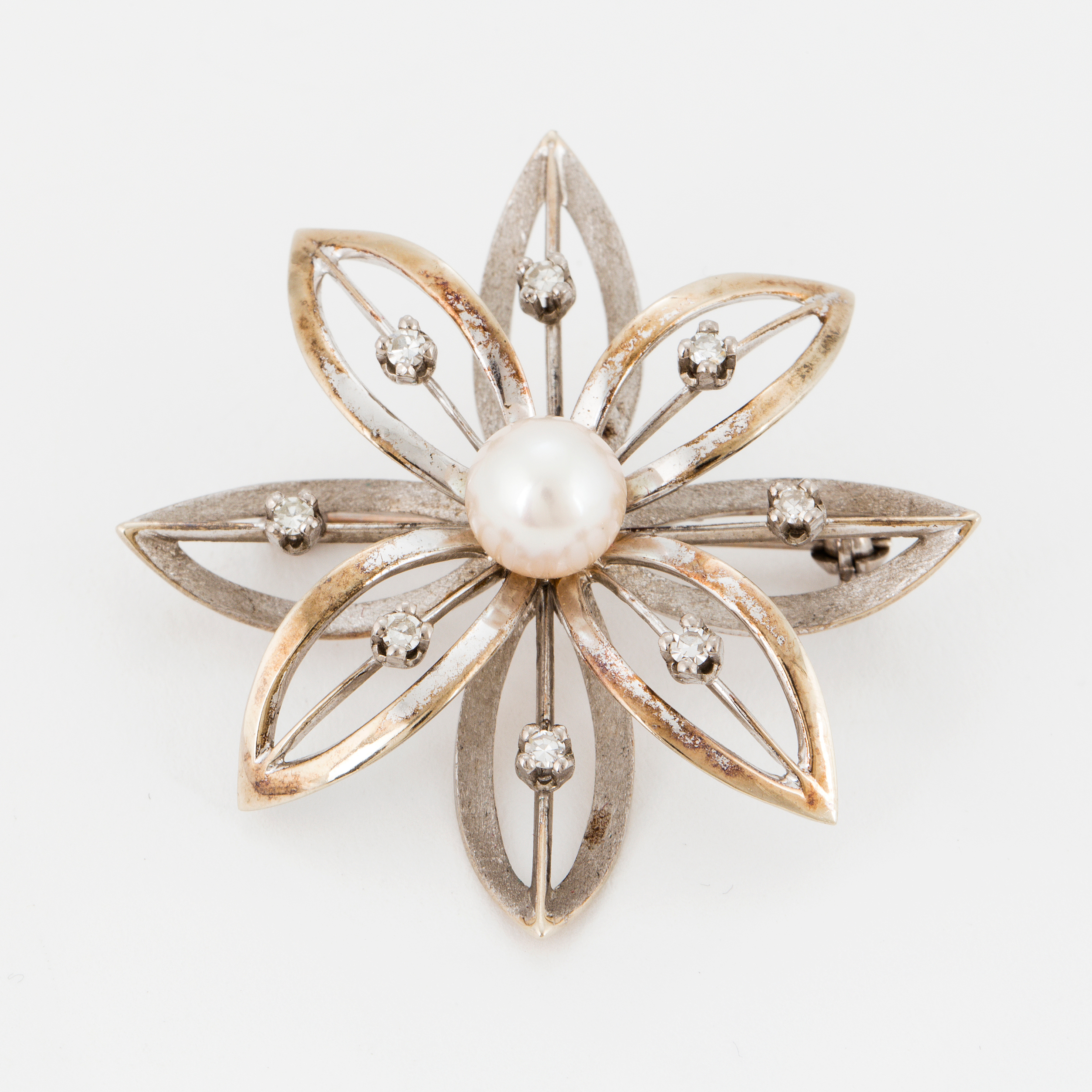 BROOCH, with diamonds. - Bukowskis