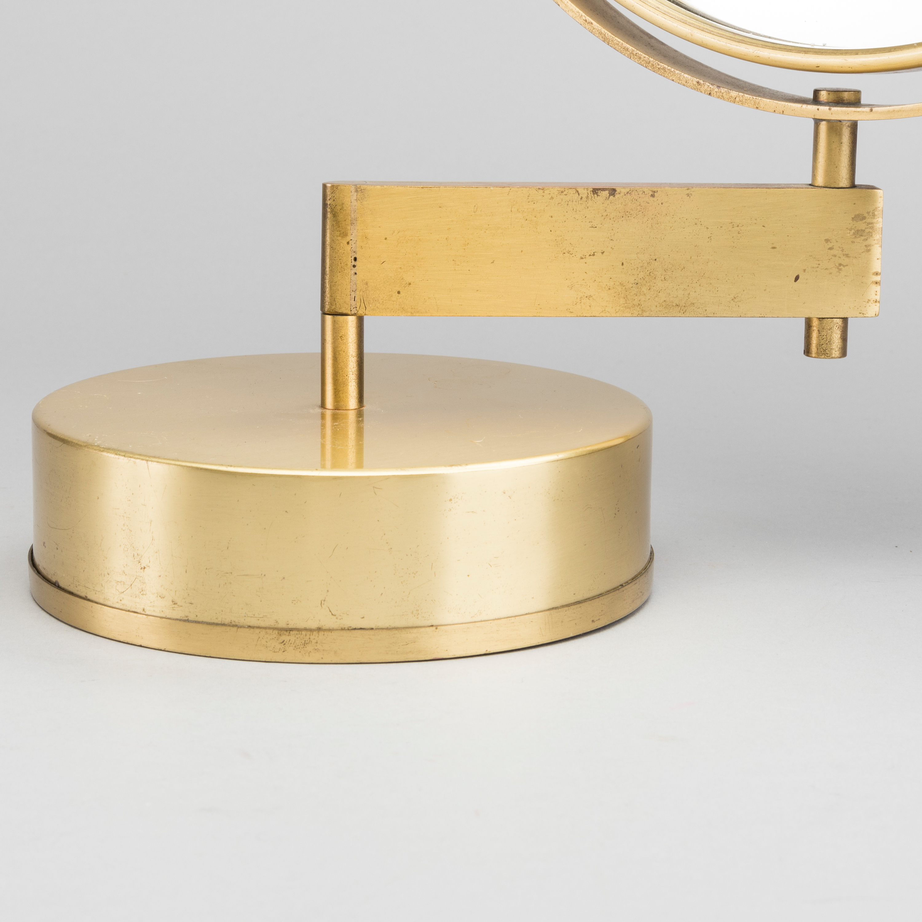 HANS-AGNE JAKOBSSON, bordsspegel, mässing, Markaryd, 1900-talets mitt ...