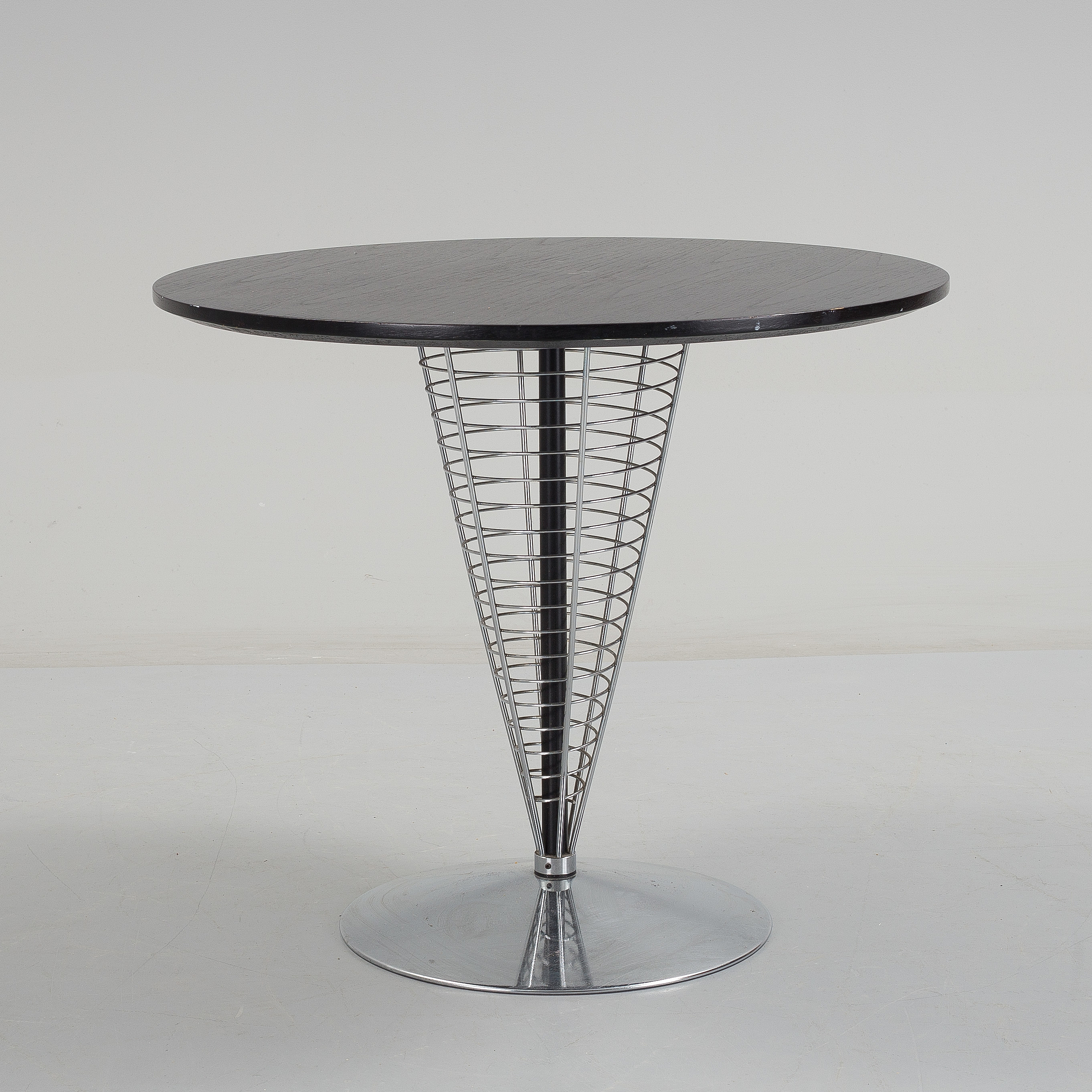 VERNER PANTON, bord, "Cone-table", Fritz Hansen, 1980-tal. - Bukowskis