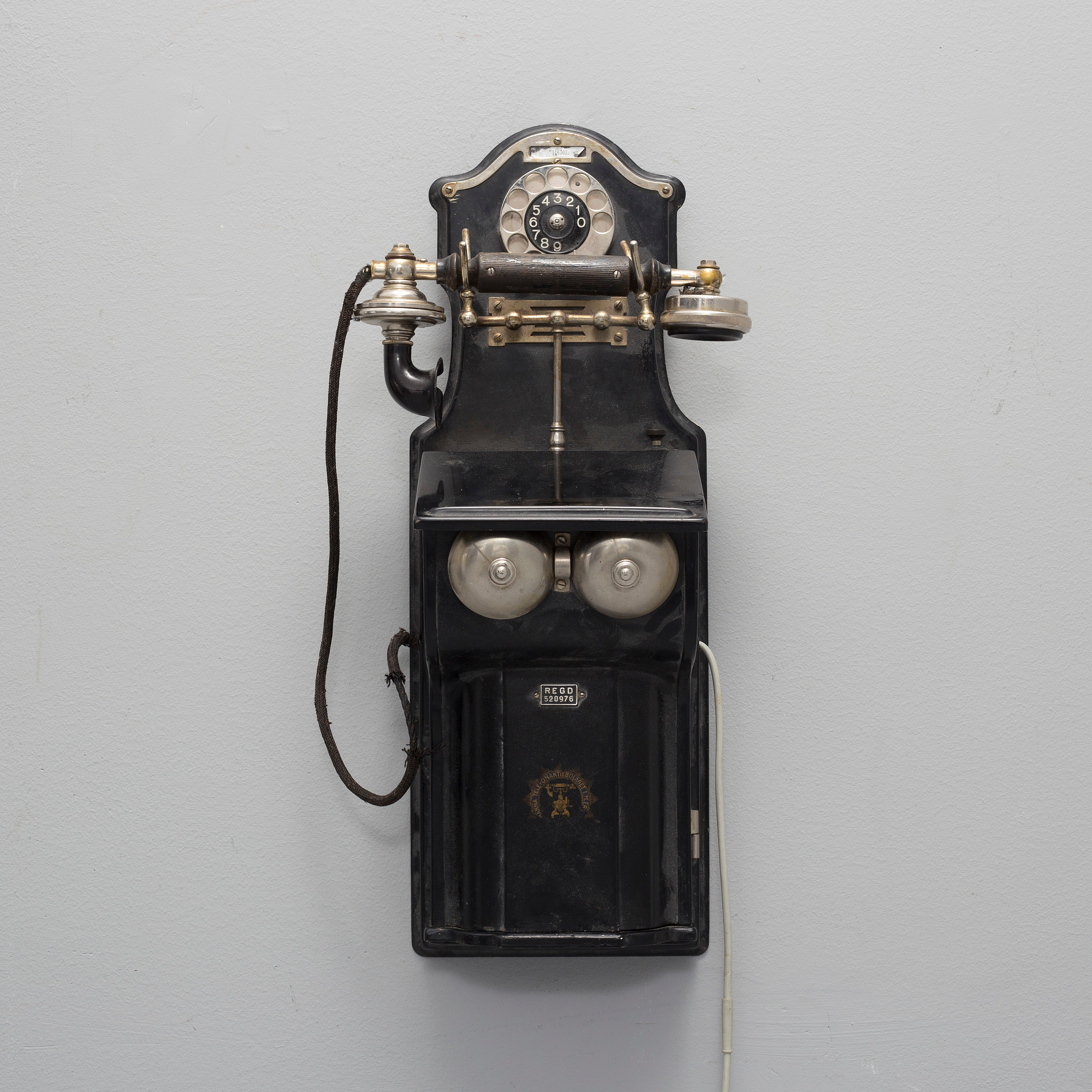A early 20th century L M Ericsson telephone. - Bukowskis