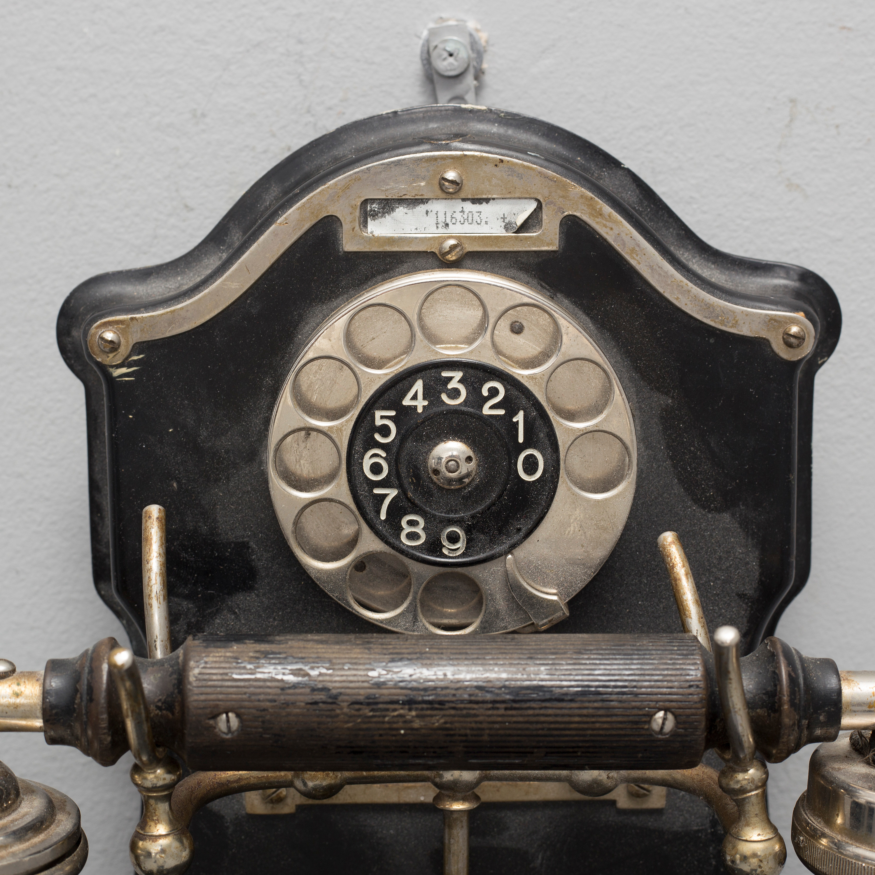 A early 20th century L M Ericsson telephone. - Bukowskis