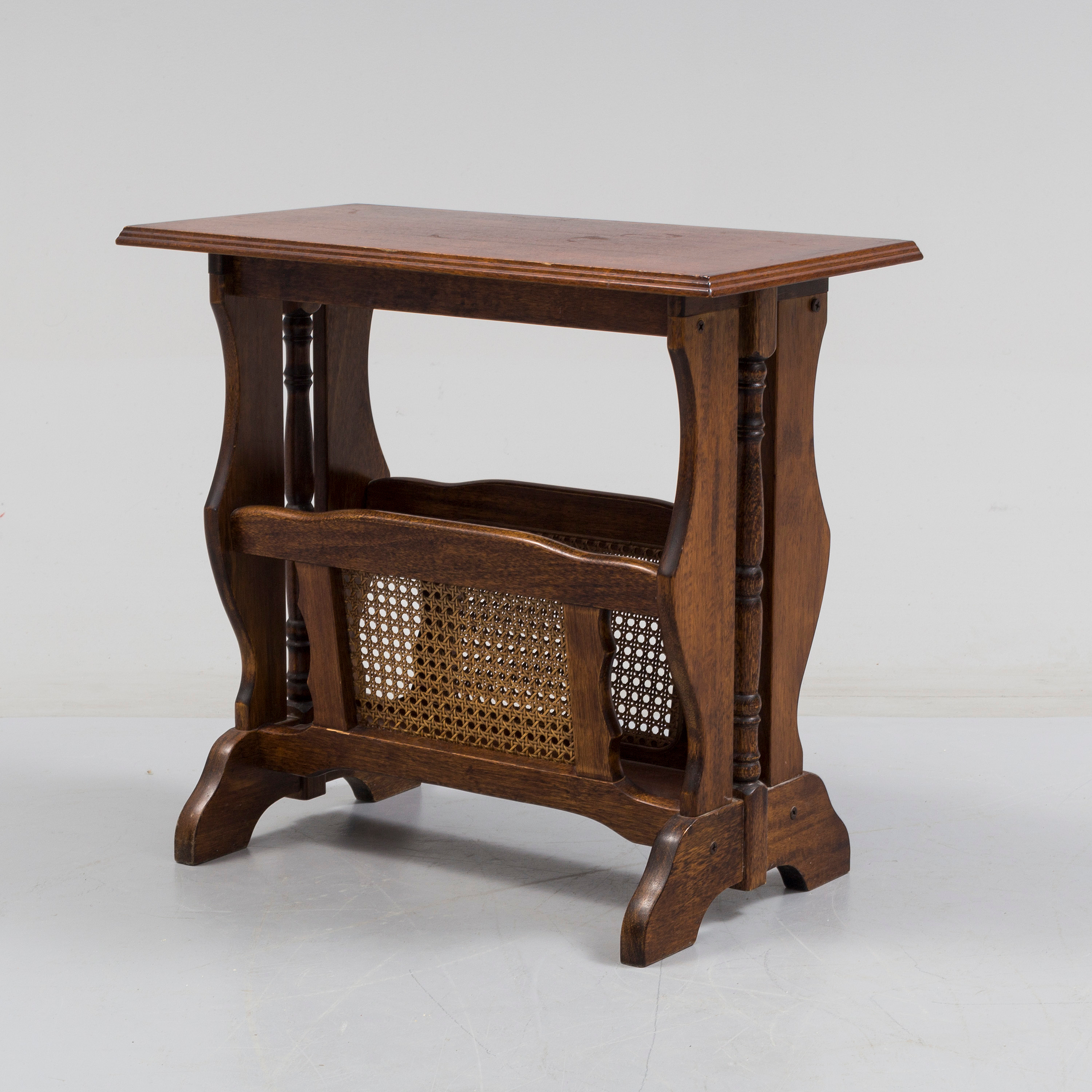 A late 20 th century table. - Bukowskis