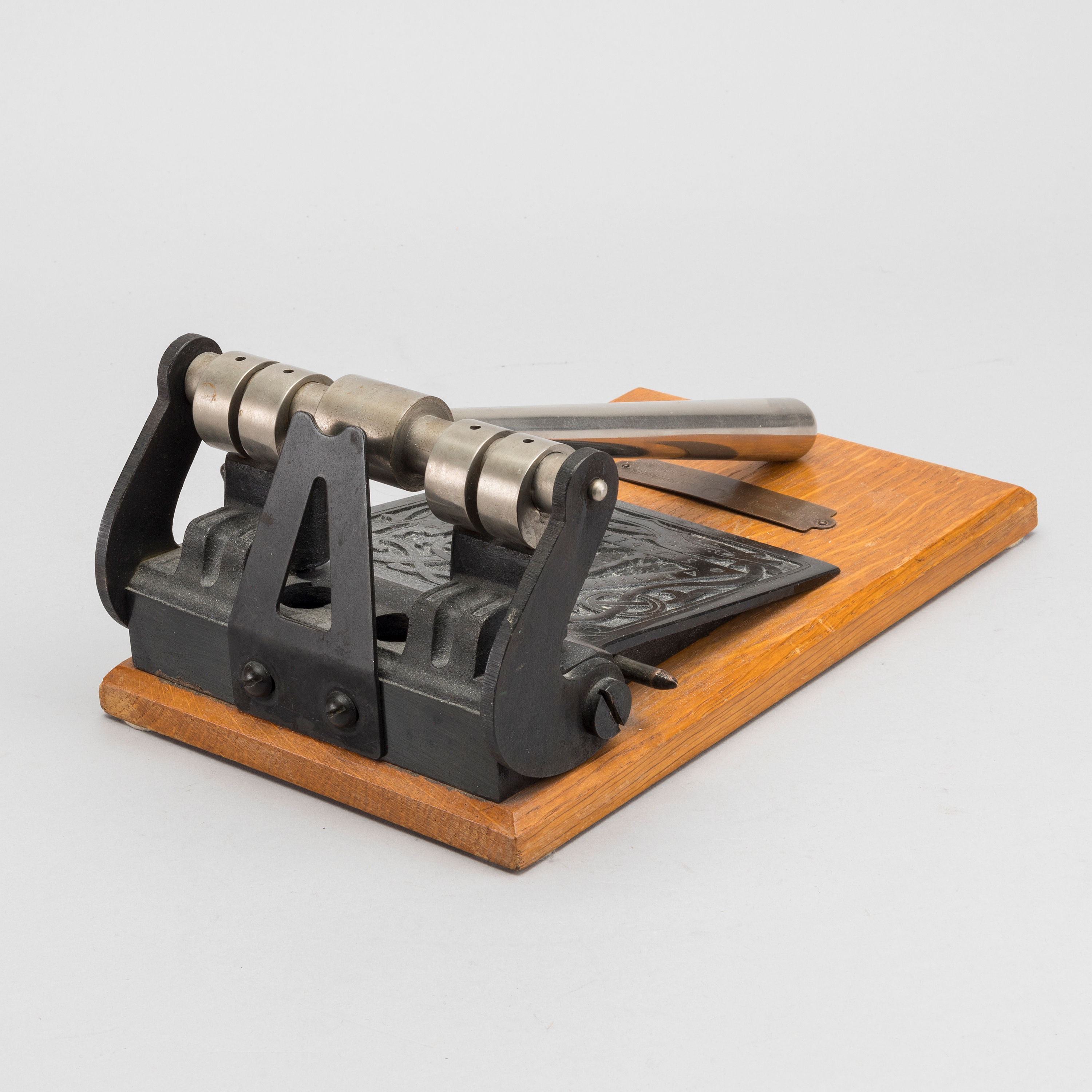 PERFORATOR early 20th century. - Bukowskis
