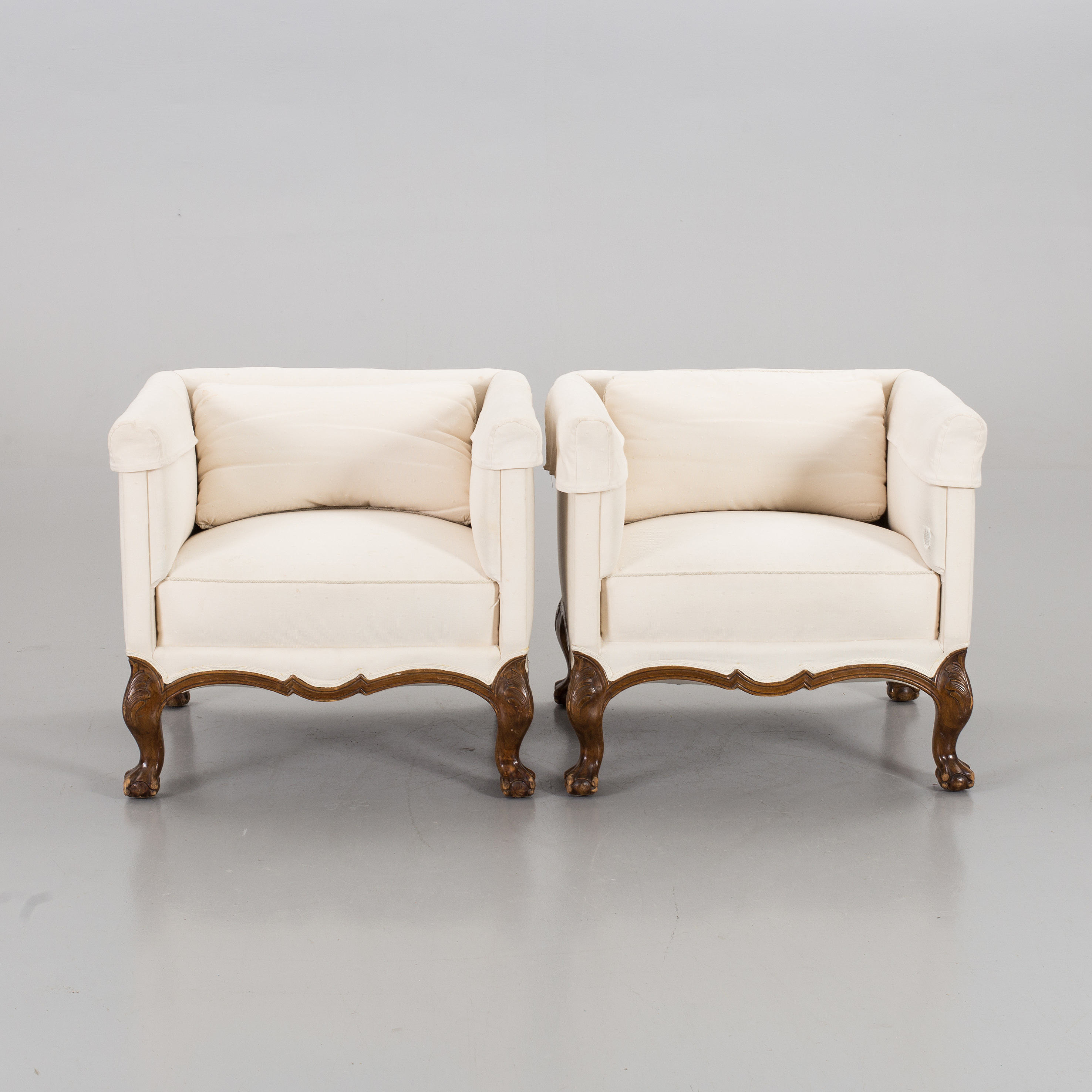 TWO ARMCHAIRS. - Bukowskis