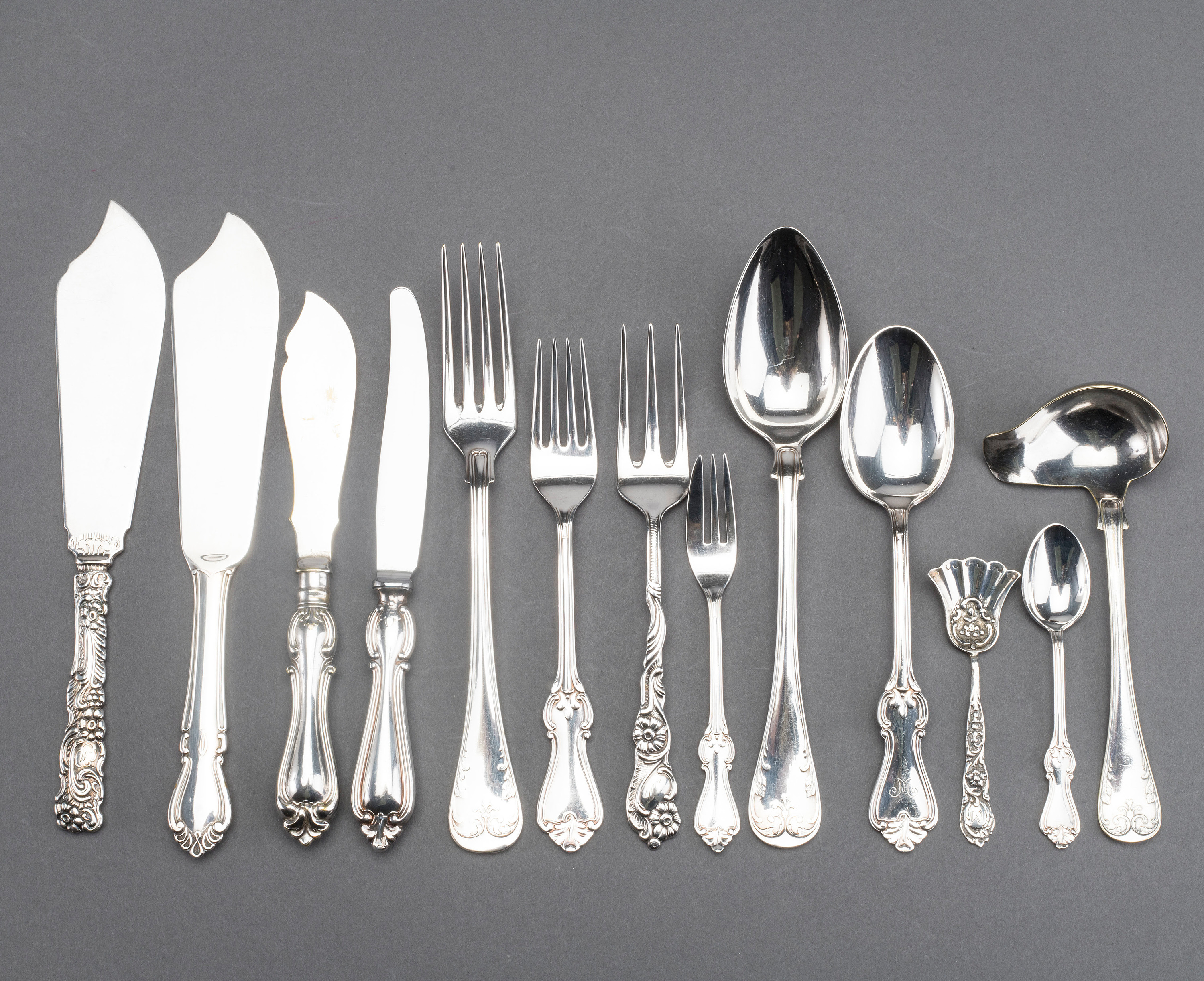 BESTICK ca 64+7 delar nysilver, i huvudsak modell "Olga", 1900-tal ...