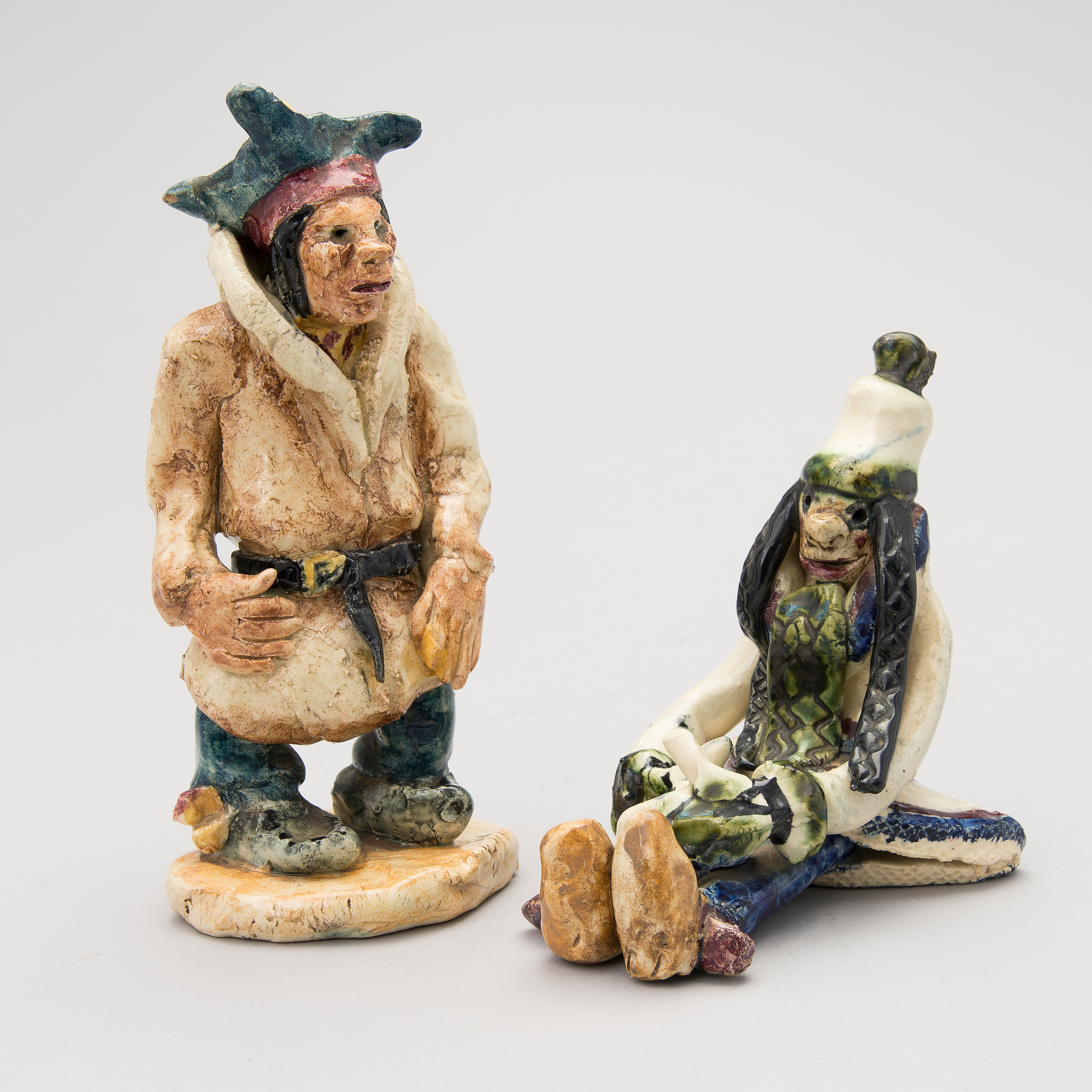 AJA UNONIUS, FIGURINER, 2 st, keramik, signerade, Arabia. - Bukowskis