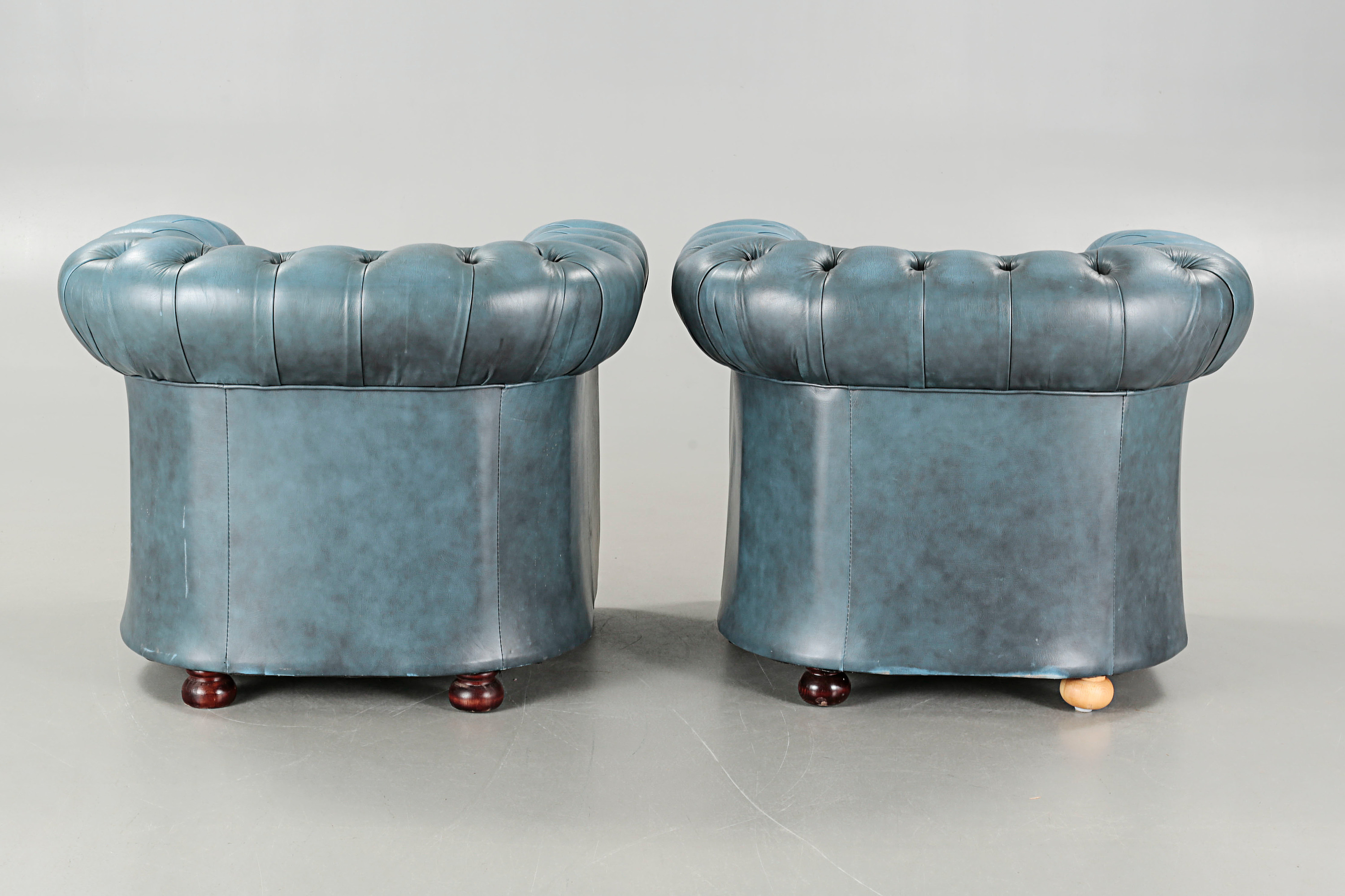 FÅTÖLJER, ett par, Chesterfield-modell, Winchester Furniture, 1900 ...