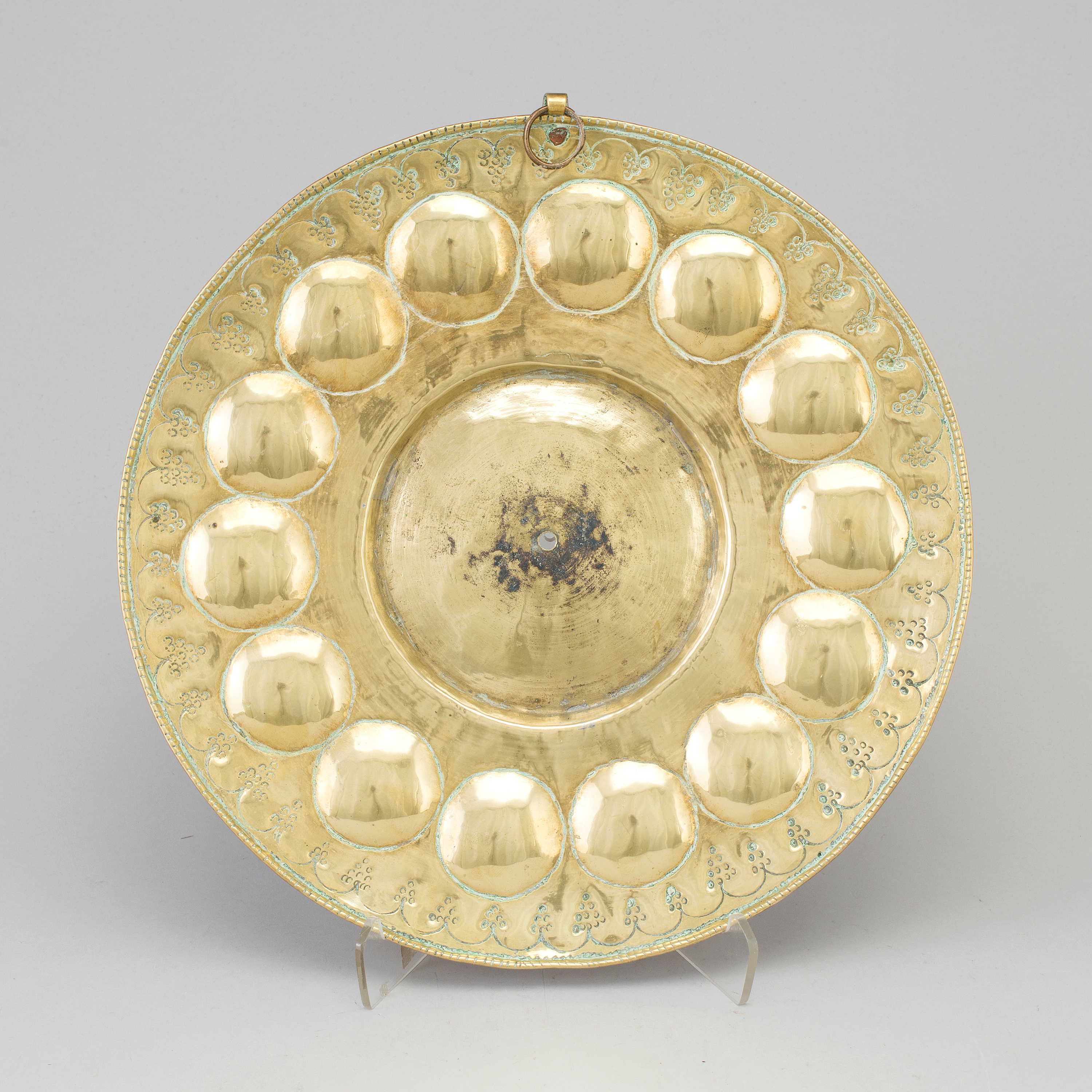 A probably 17th century brass wall plaque. - Bukowskis