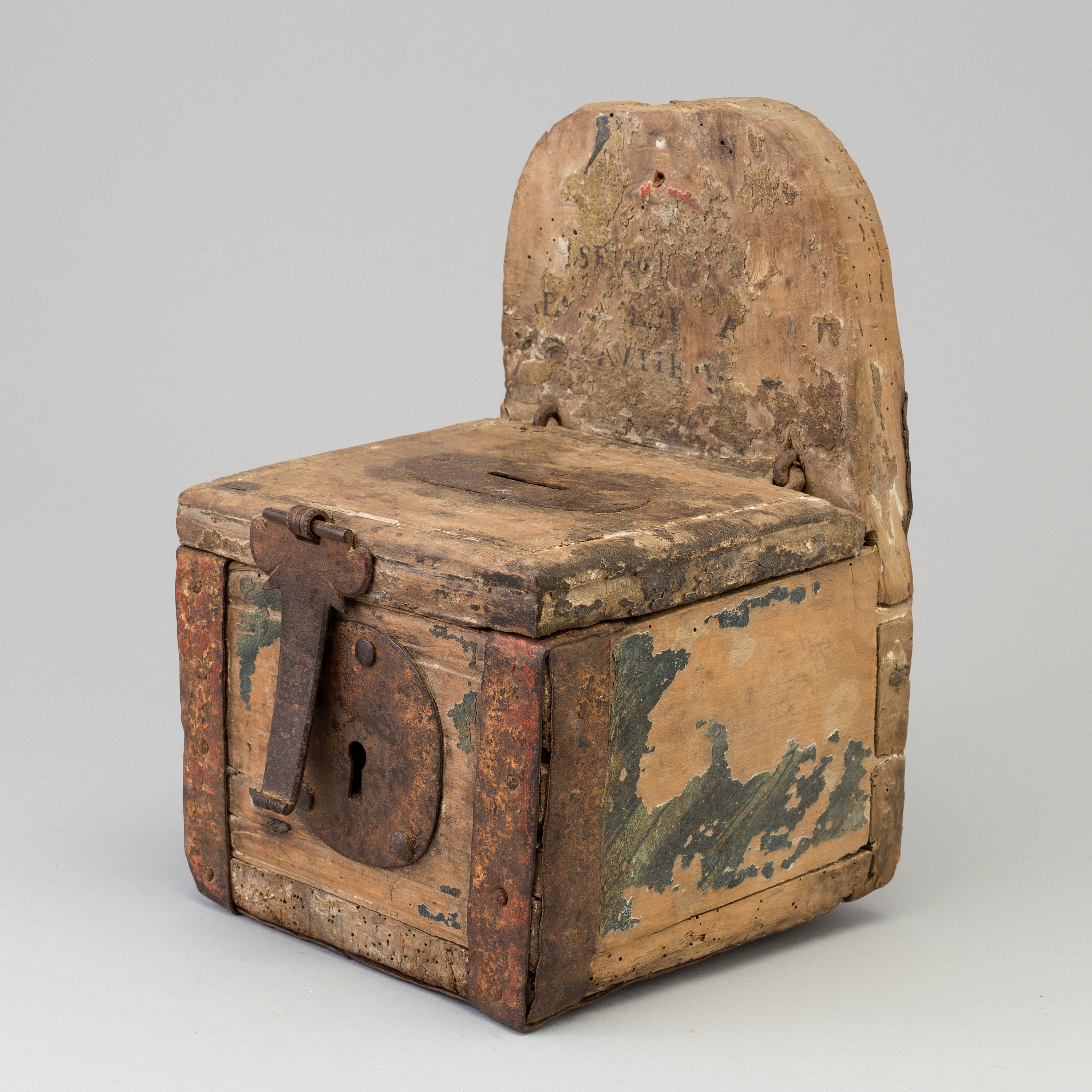 A WOODEN COLLECT BOX, Probably 17th century. - Bukowskis