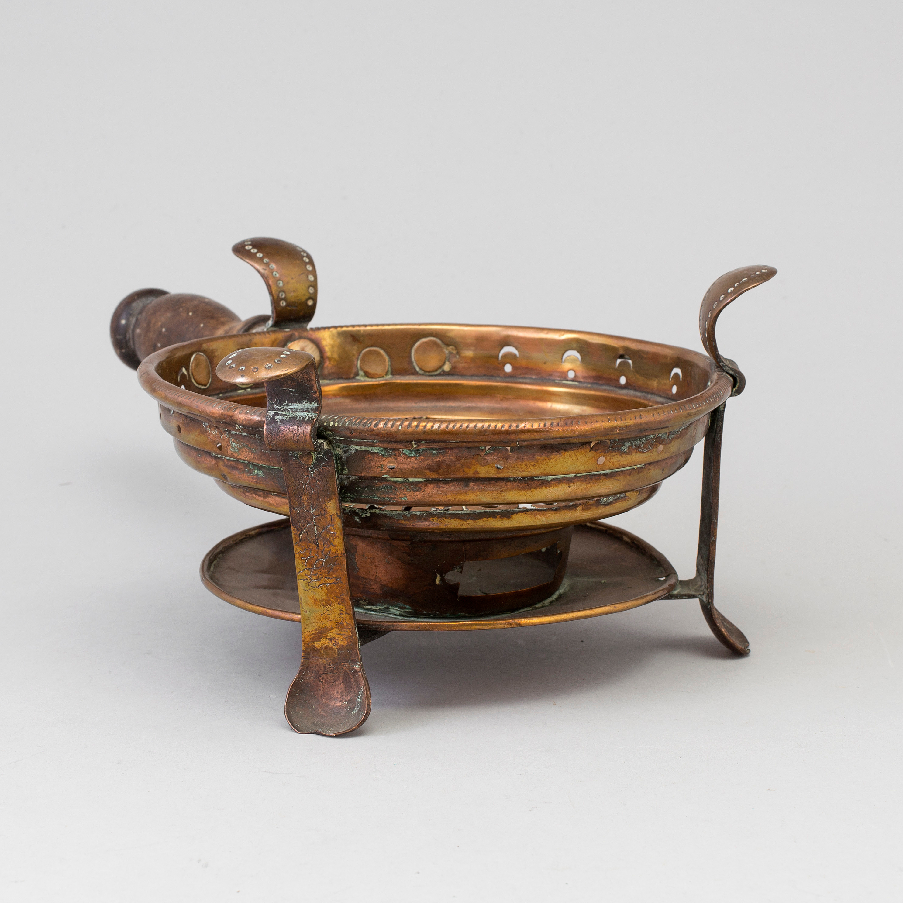 A 18th century copper firepan. - Bukowskis