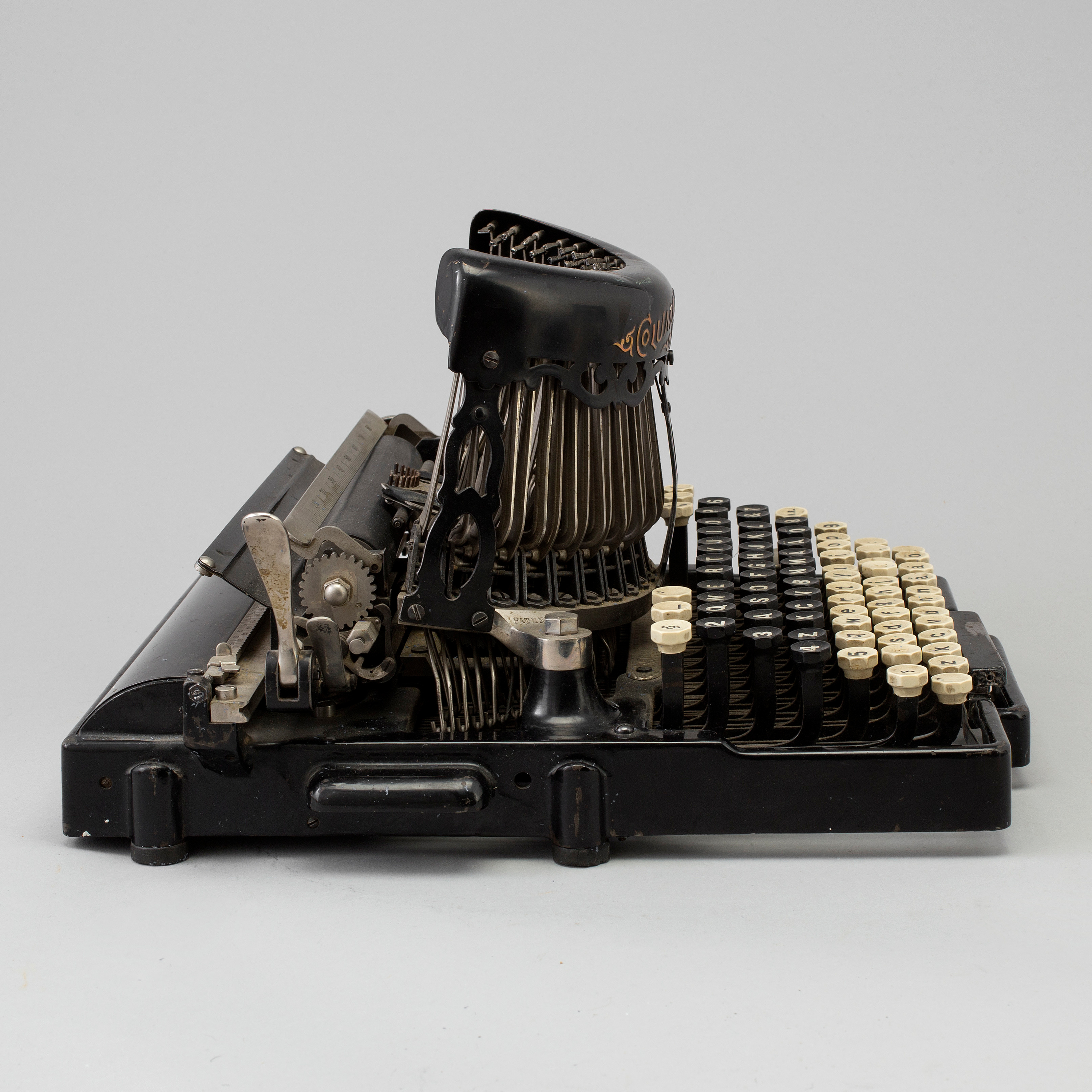 A Columbia Bar Lock typewriter, early 20th century. - Bukowskis