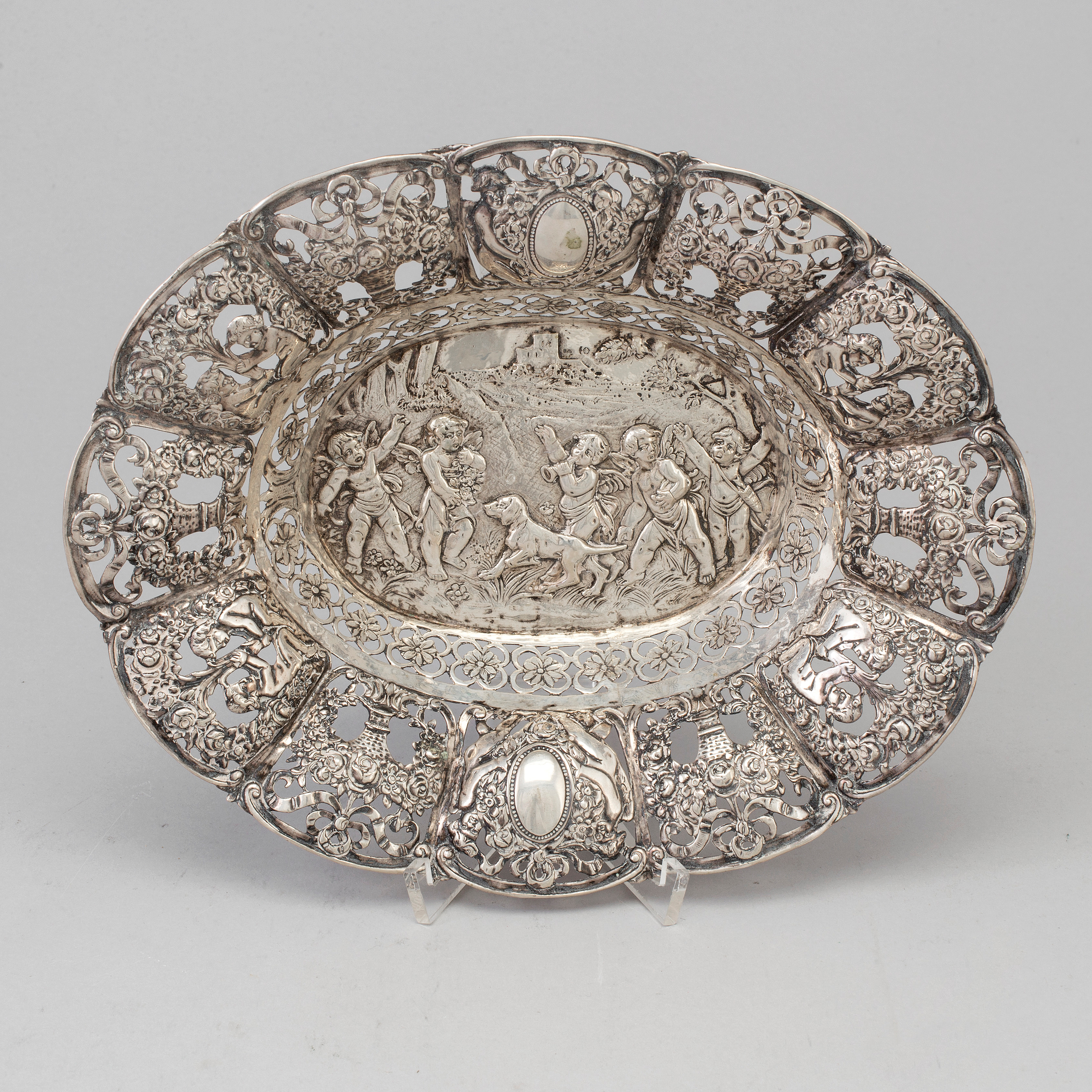 A baroque style silver bowl, circa 1900. - Bukowskis