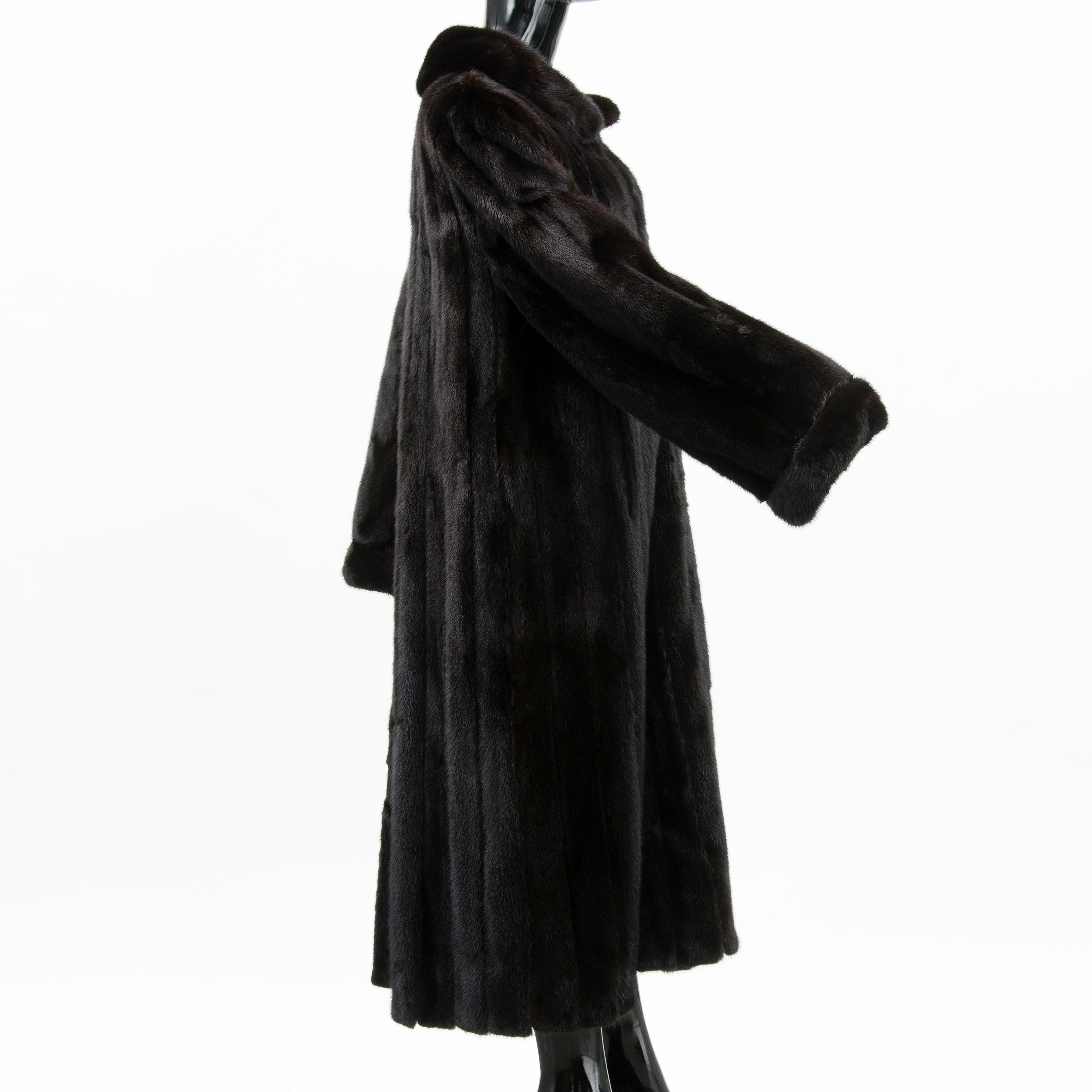 A SAGA MINK FUR COAT. - Bukowskis