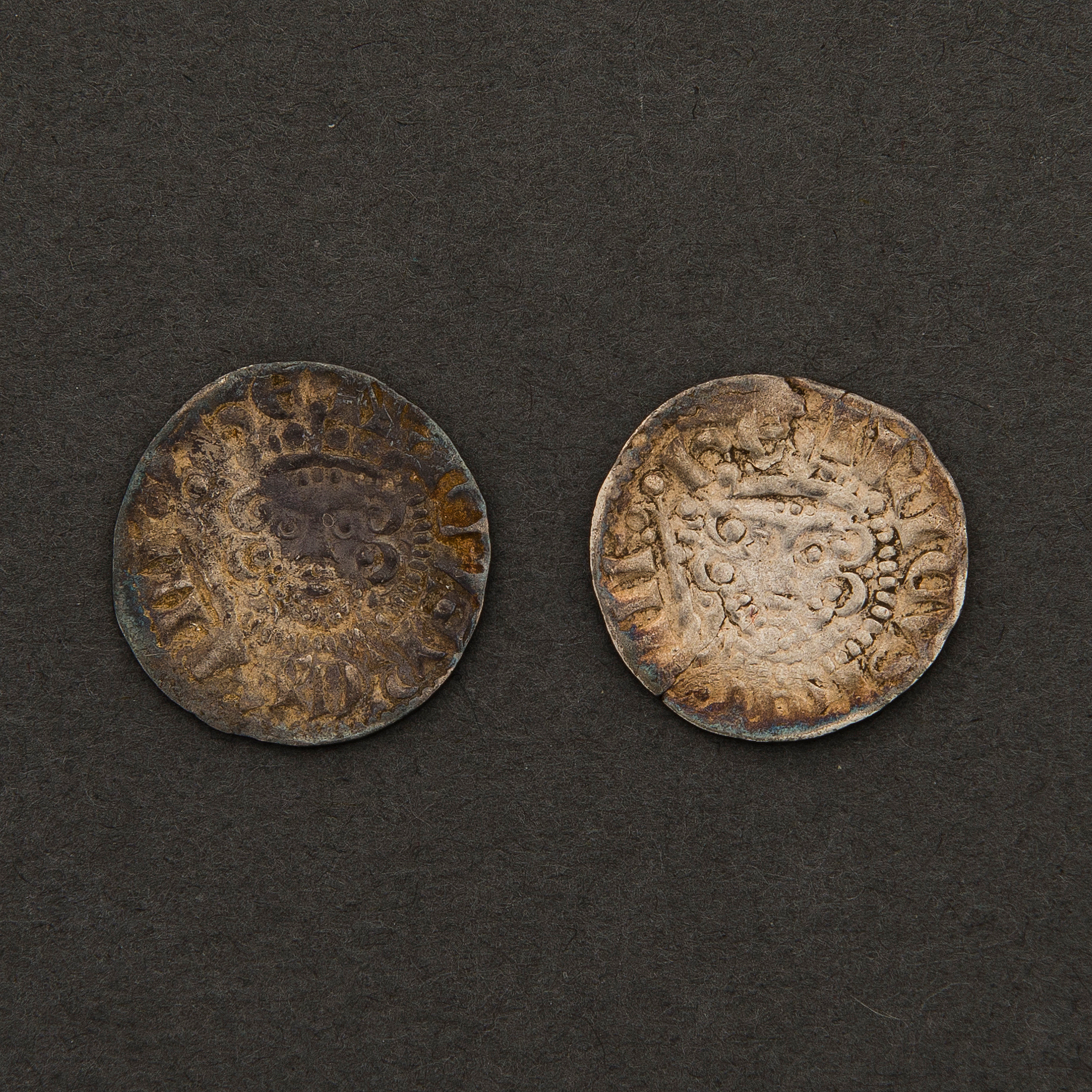 Two 13th Century British silver coins, London & Canterbury. - Bukowskis