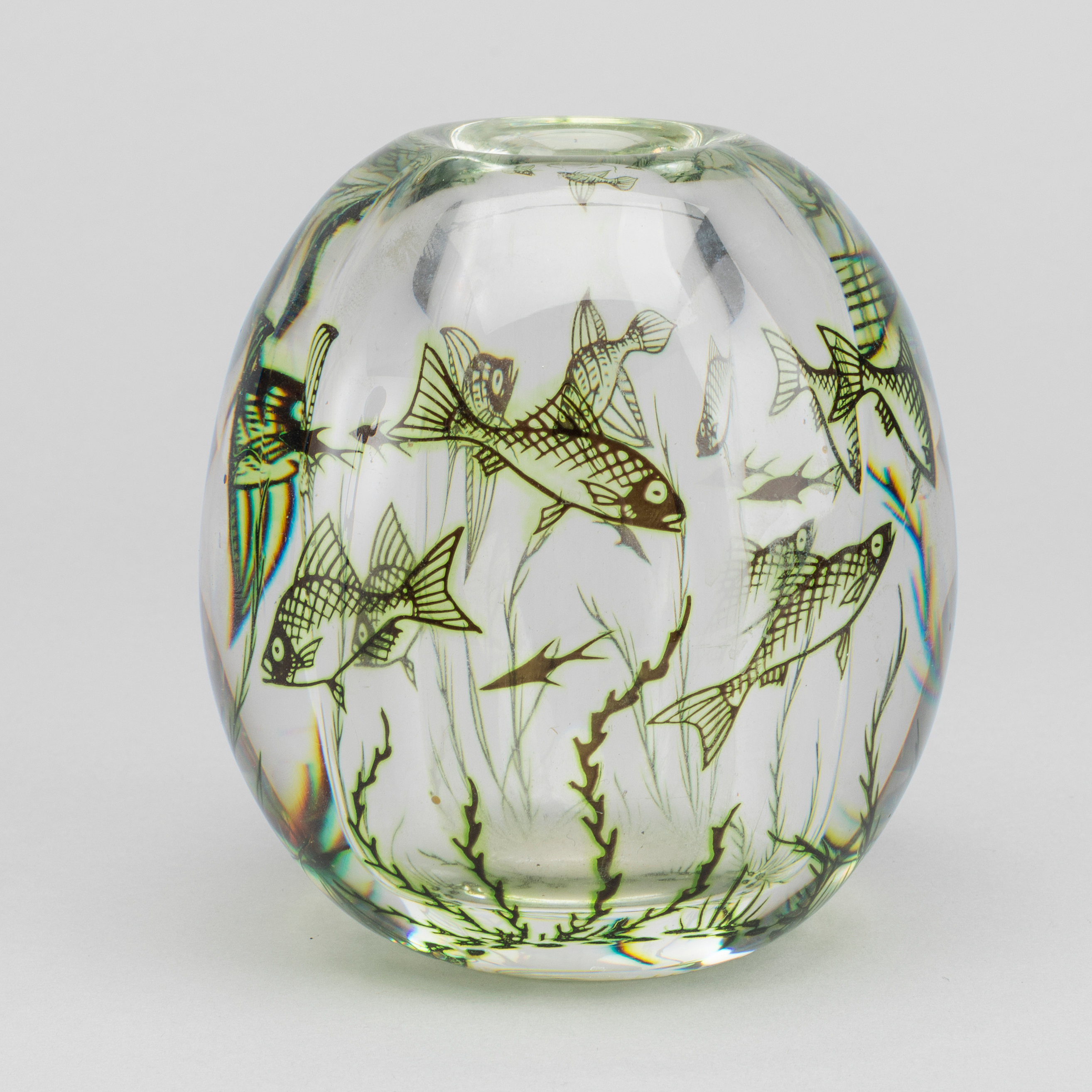 AN EDWARD HALD ORREFORS GLASS VASE, signed Orrefors Graal 393T Edvard ...