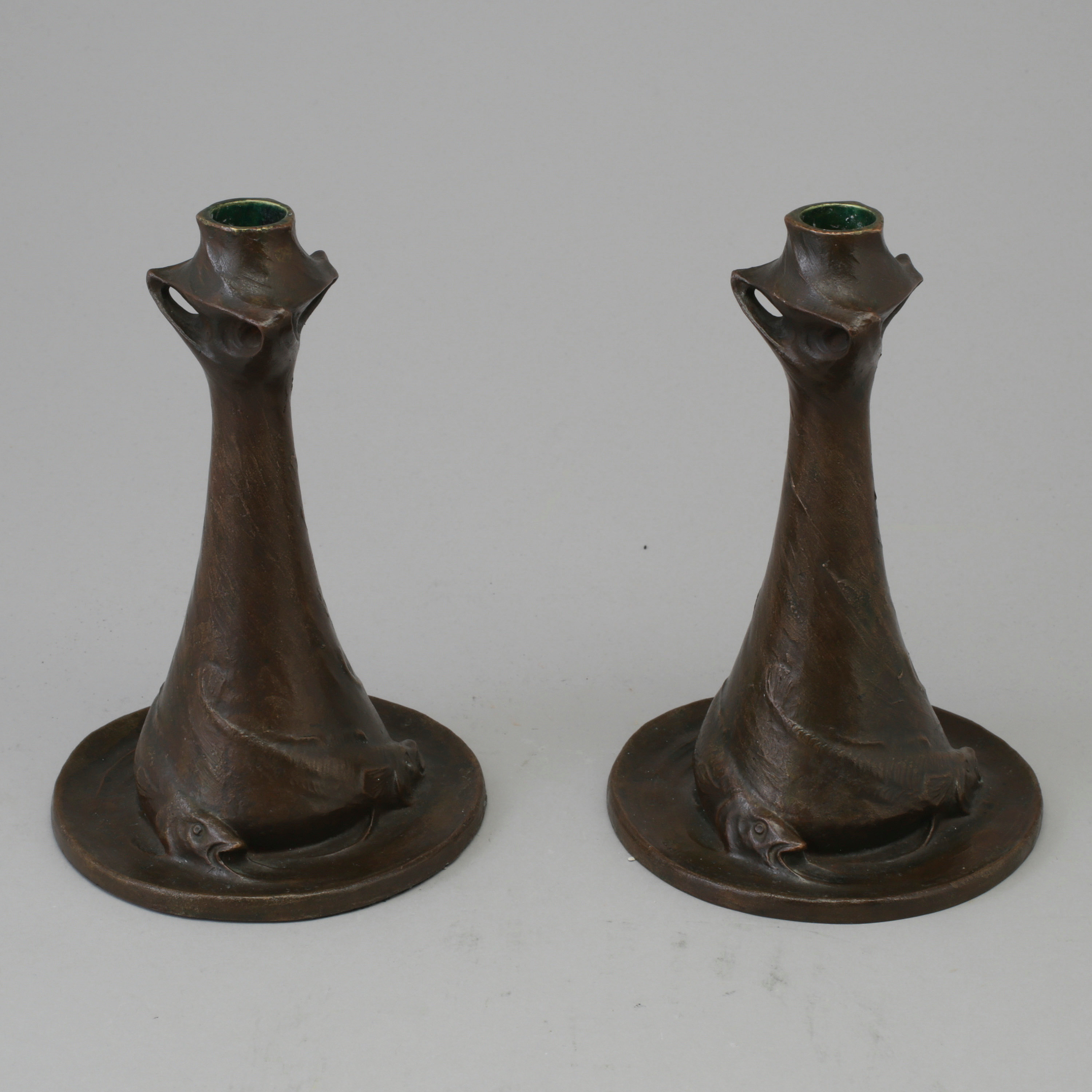 GERDA BACKLUND, ljusstakar, ett par samt bläckhorn, brons, jugend, 1900 ...