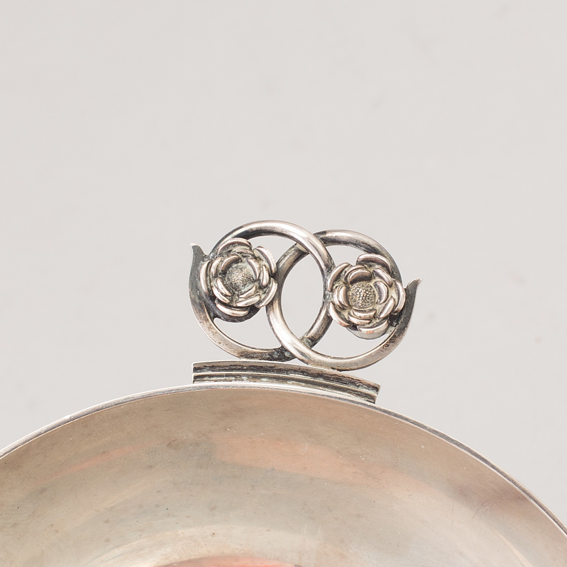 A sterling silver bowl by Borgila Stockholm, dated 1937. - Bukowskis