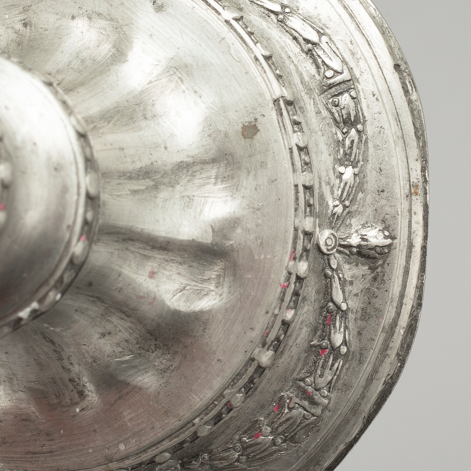 JACOB SAUER, ett par ljusstakar, tenn, mästare i Stockholm 1763-1802/04 ...