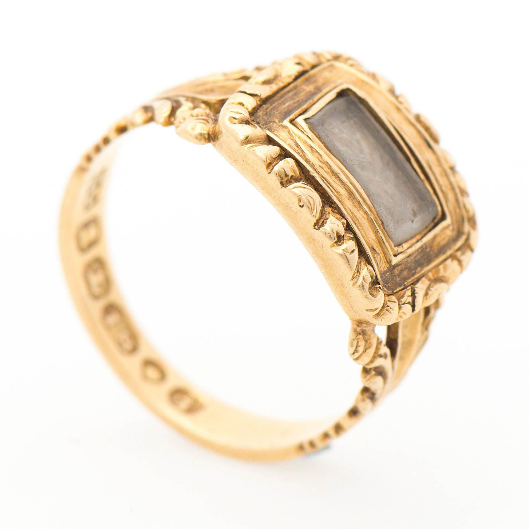 A RING, 18K gold. England 1824. - Bukowskis