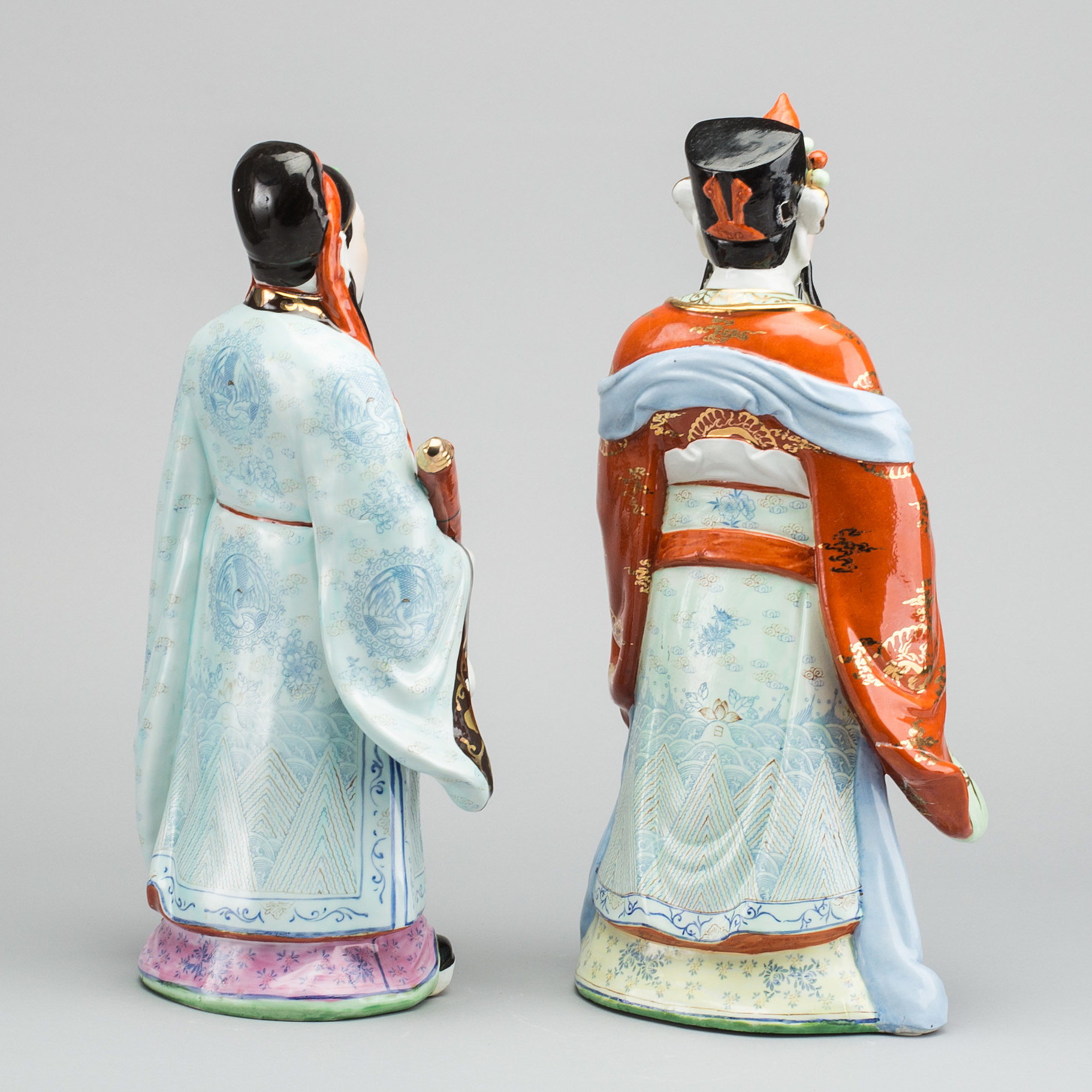 TWO MODERN CHINESE FIGURINE. - Bukowskis