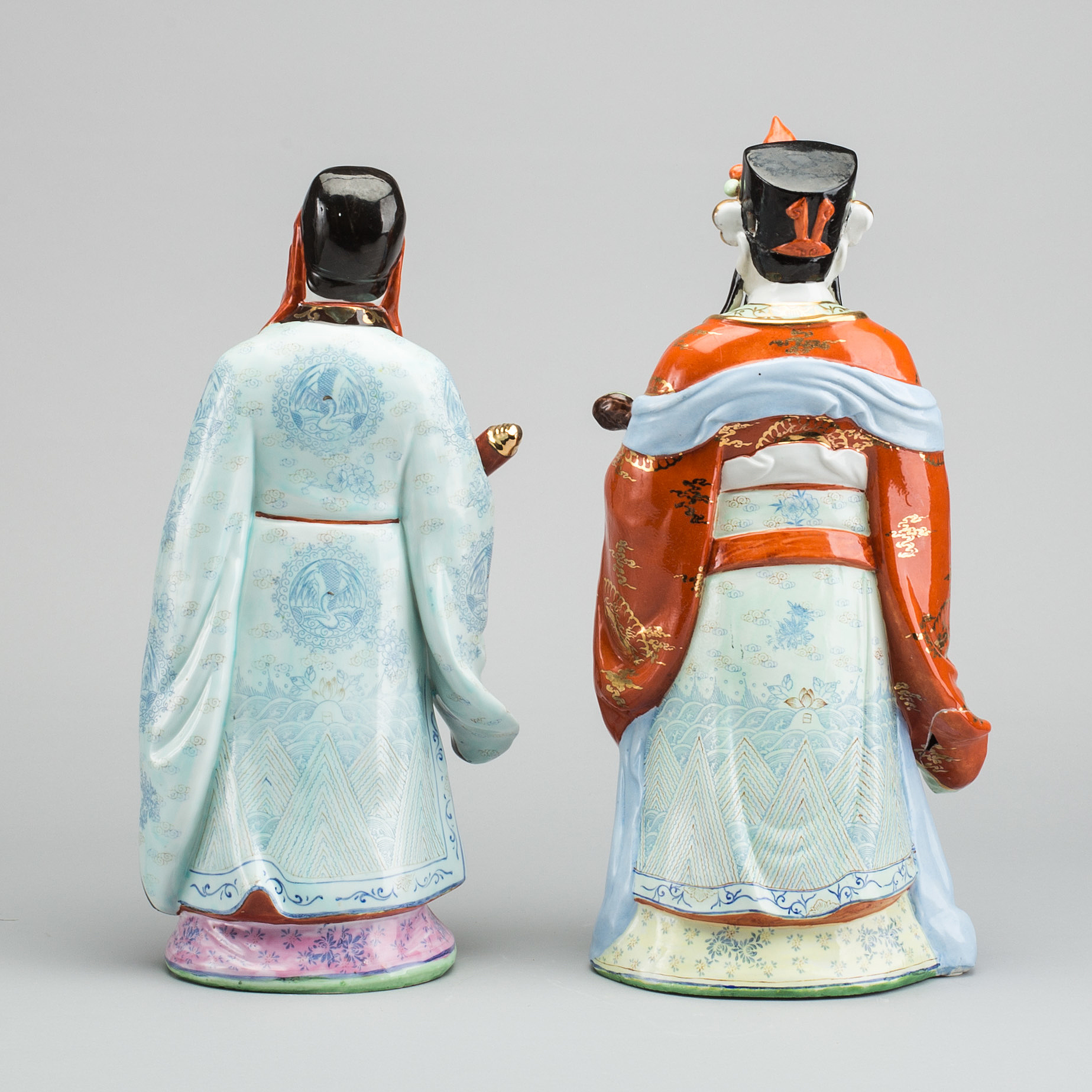 TWO MODERN CHINESE FIGURINE. - Bukowskis