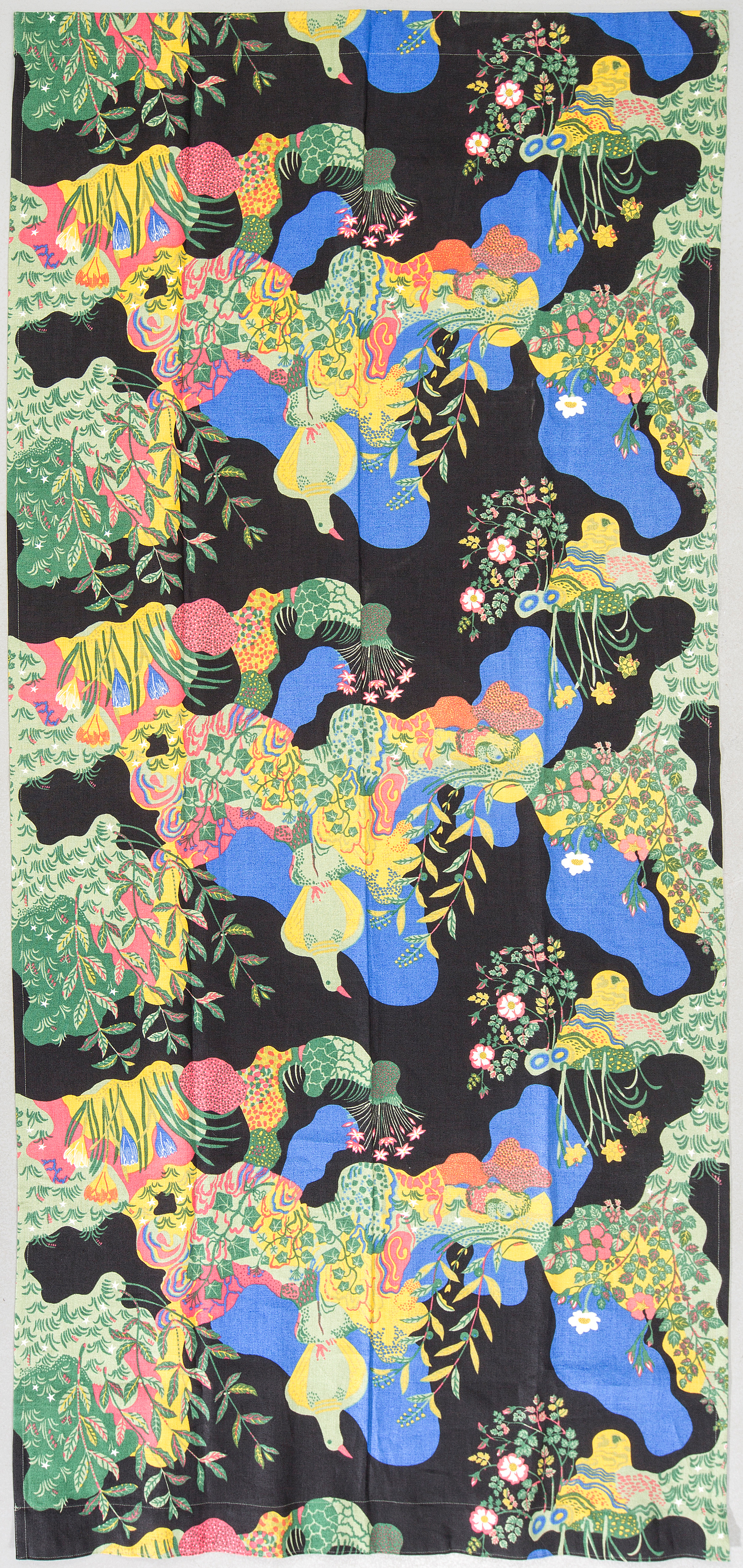 JOSEF FRANK, 4 gardinlängder, lin, "Anakreon". - Bukowskis