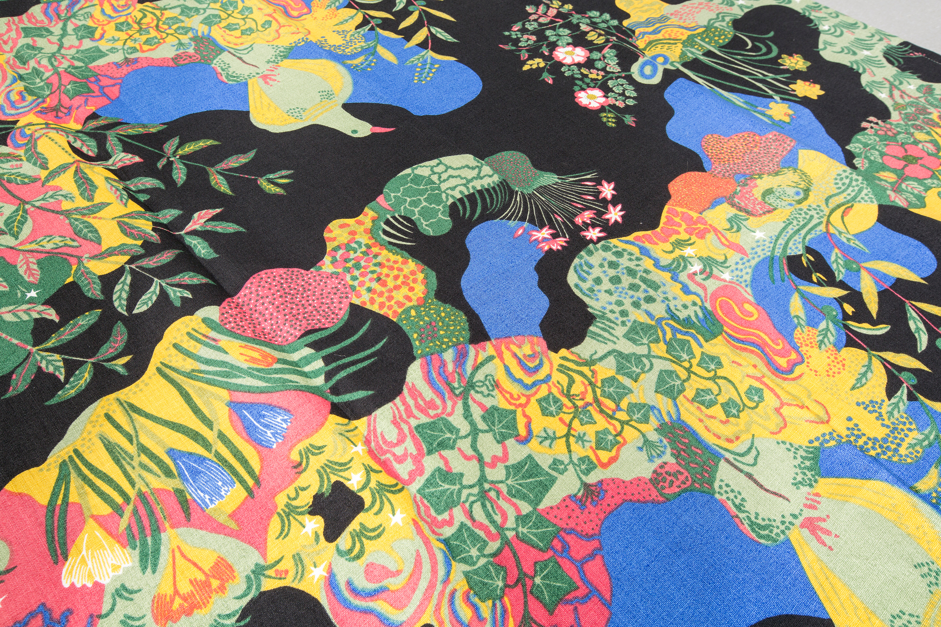 JOSEF FRANK, 4 gardinlängder, lin, "Anakreon". - Bukowskis