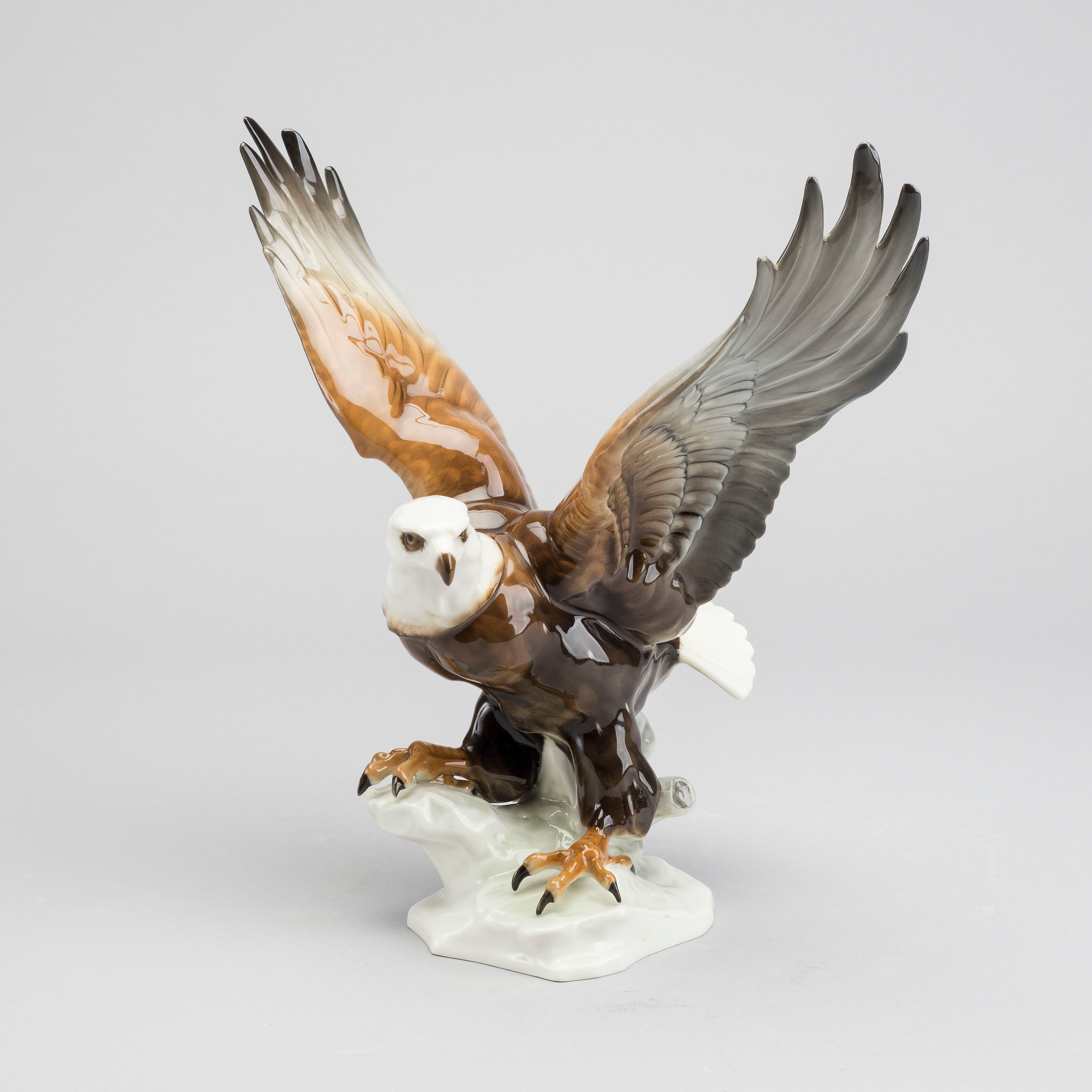 KARL TUTTER, a signed Hutchenreuter figurine. - Bukowskis