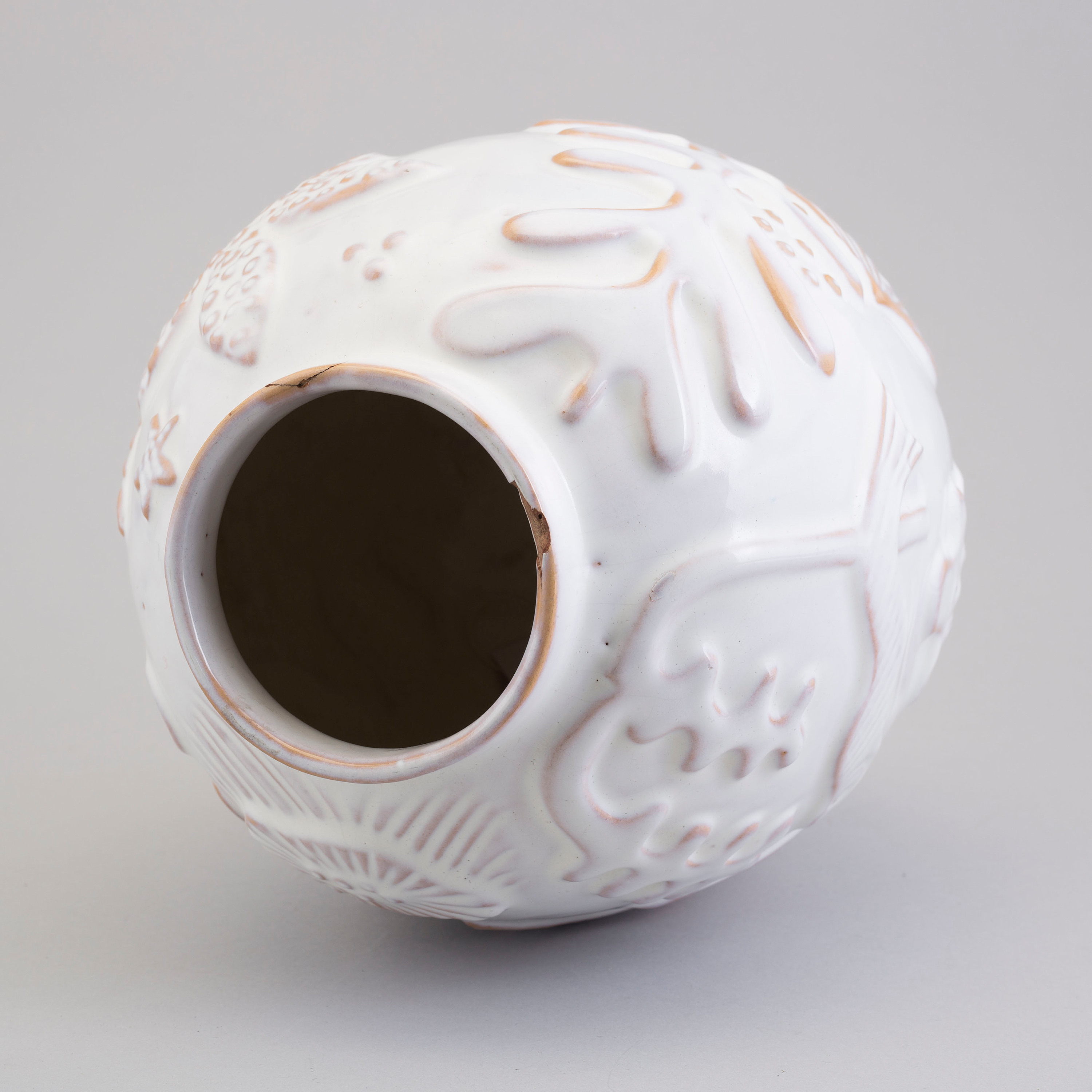 A Anna-Lisa Thomson earthenware vase from Upsala Ekeby, mid 20th century. - Bukowskis