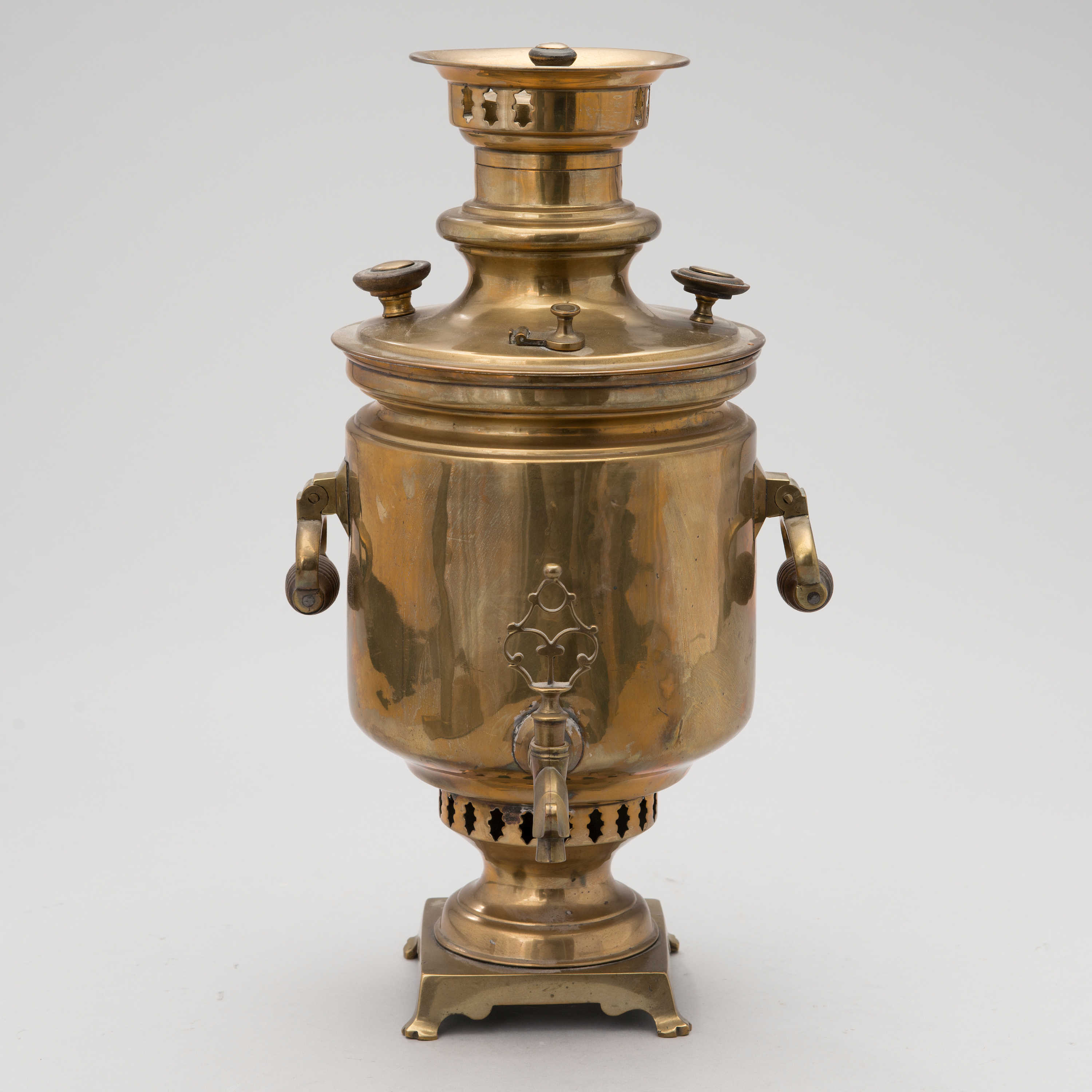 SAMOVAR, mässing, Ryssland 1800-talets slut. - Bukowskis