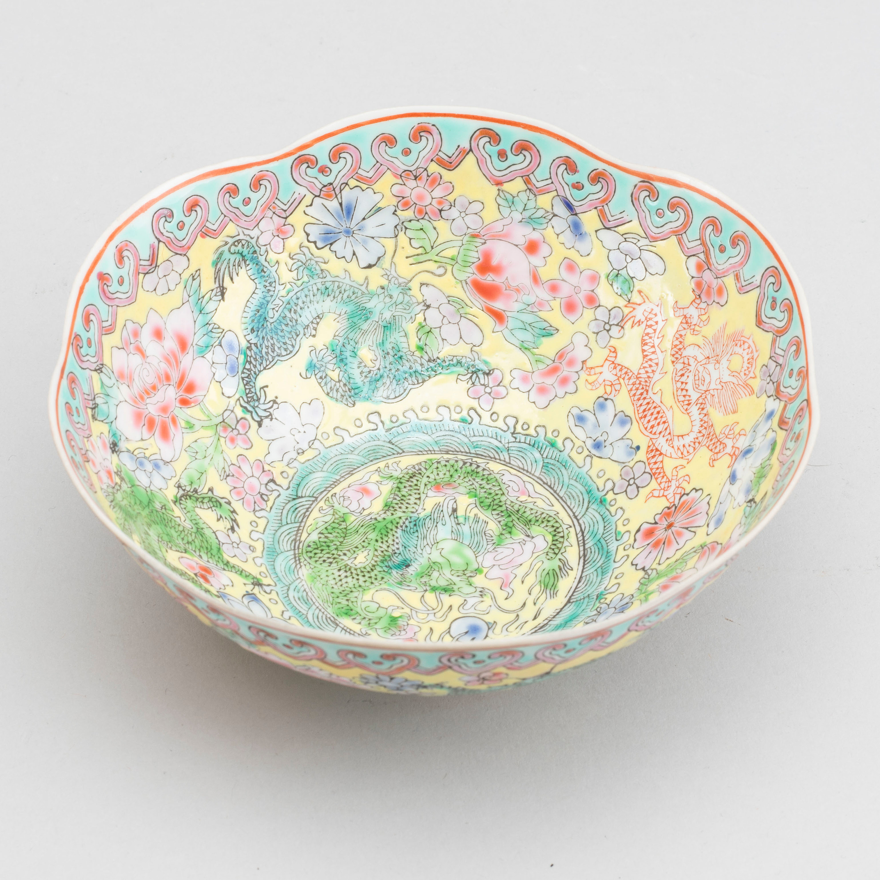 A CHINESE EGG-SHELL BOWL 20TH CENTURY, - Bukowskis