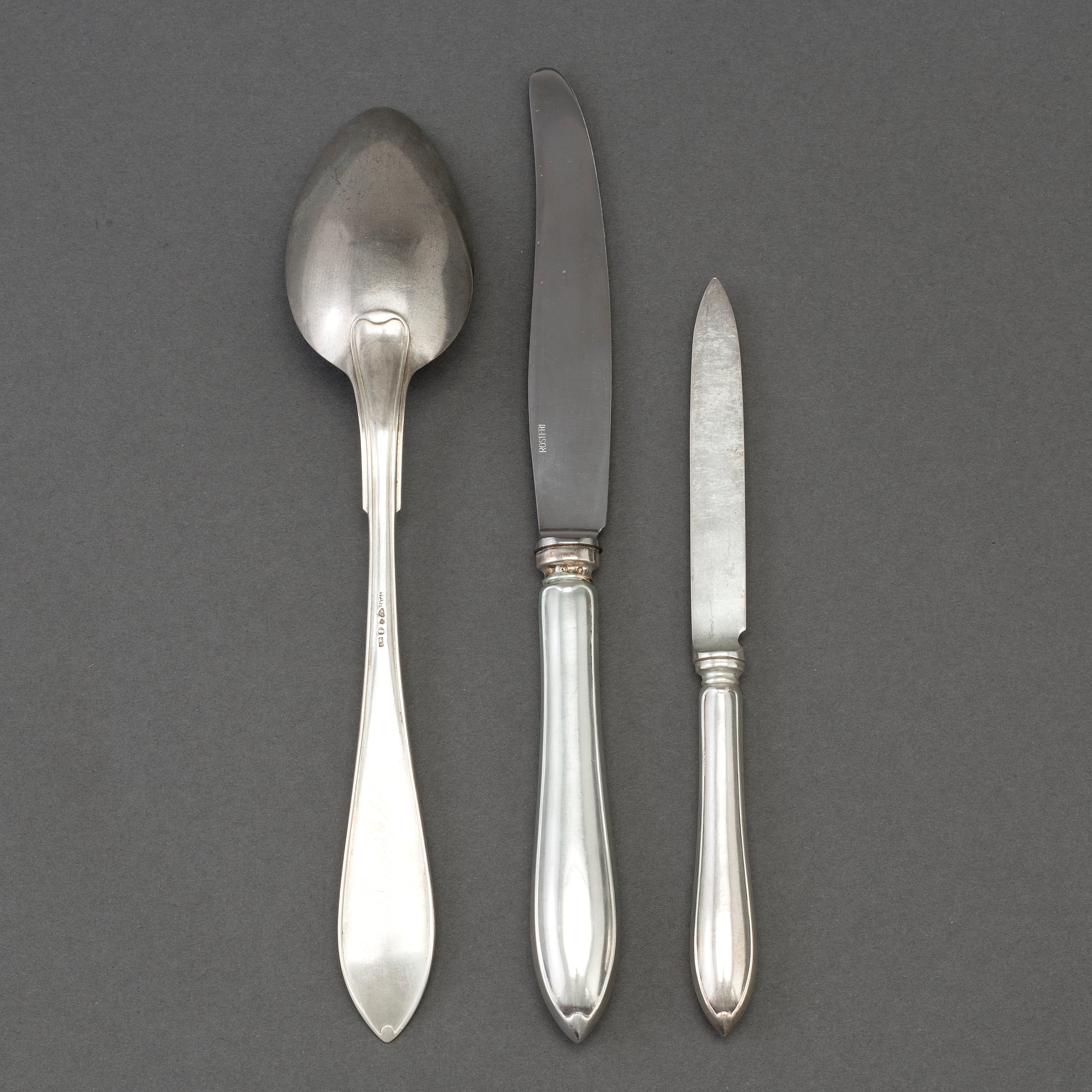 33 pieces of circa 1920 silver flatware, model 'Svensk spets', by GAB ...