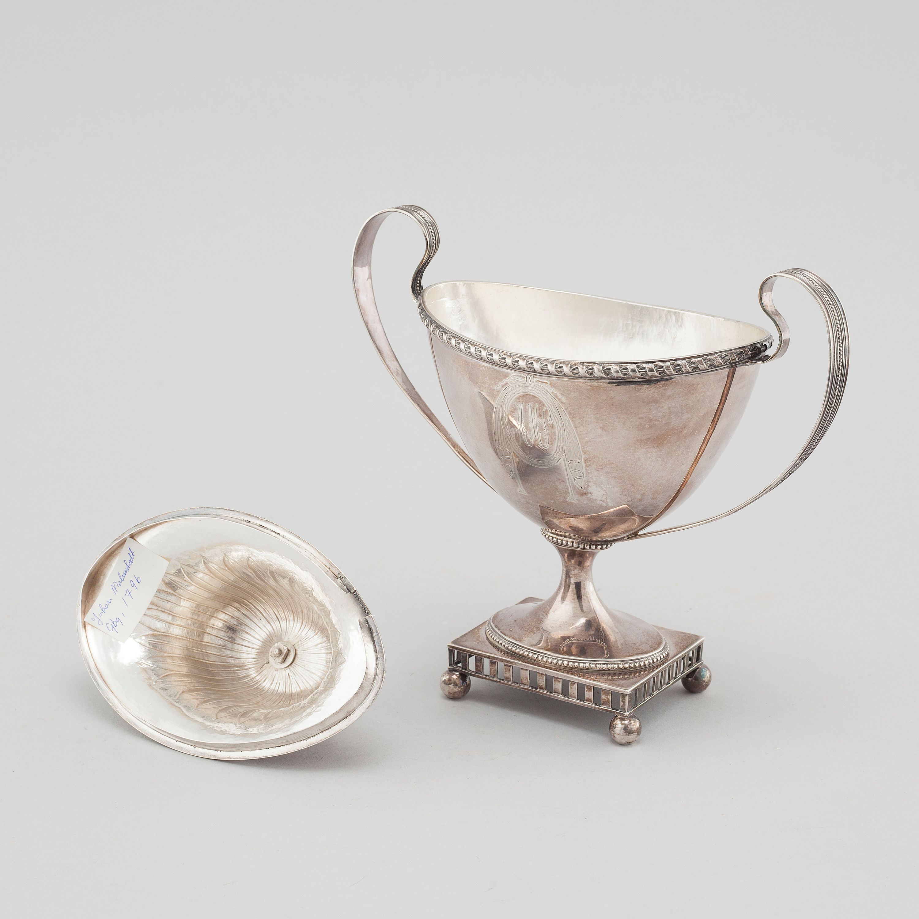 A silver sugar bowl by Johan Malmstedt, Göteborg, 1796. - Bukowskis