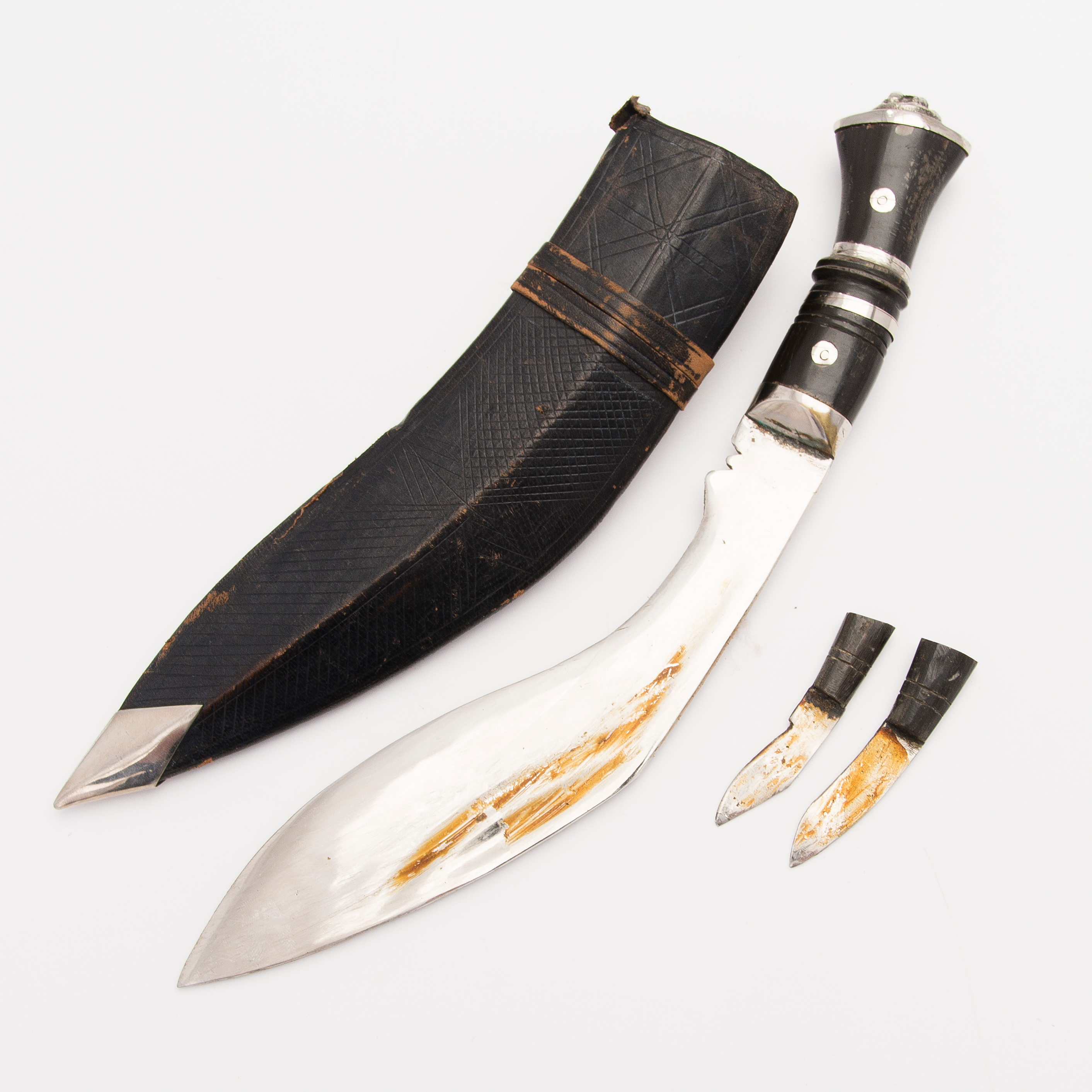 A 20th Century oriental Kukri knife. - Bukowskis