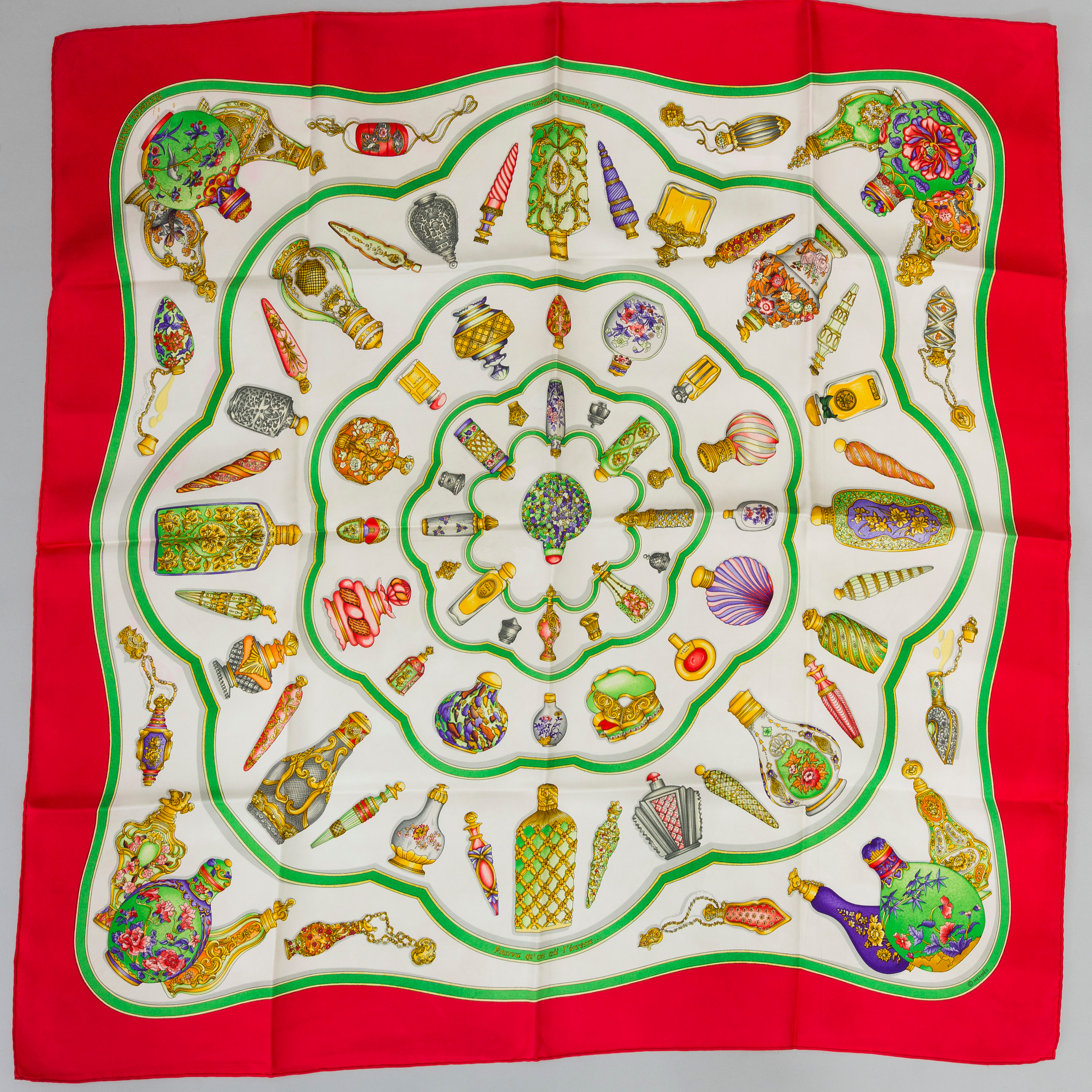 SCARF, Hermès, "Qu'importe le Flacon...", issued 1988. - Bukowskis