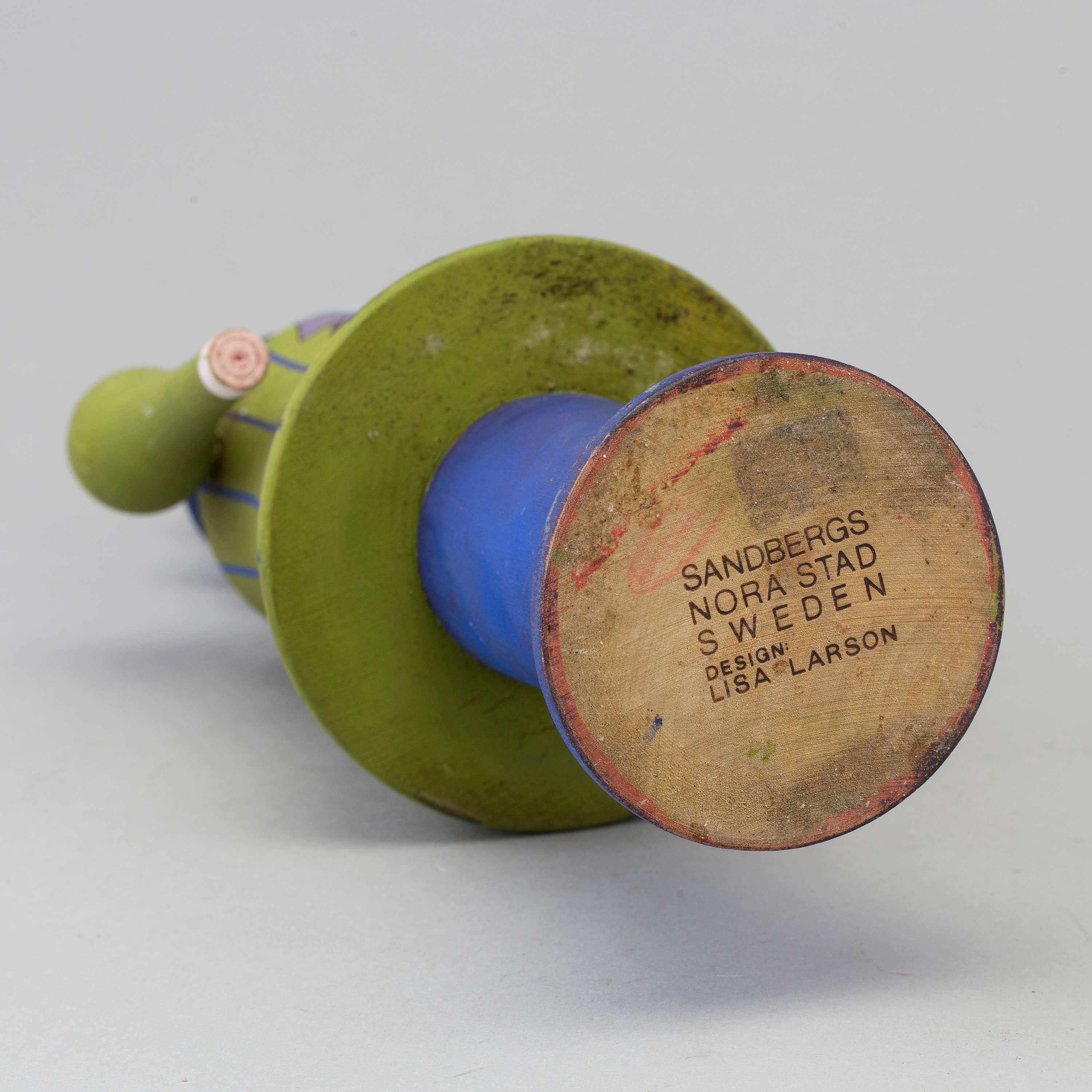 LISA LARSON, skulptur av trä, Sandbergs Nora Stad, 1970-tal. - Bukowskis