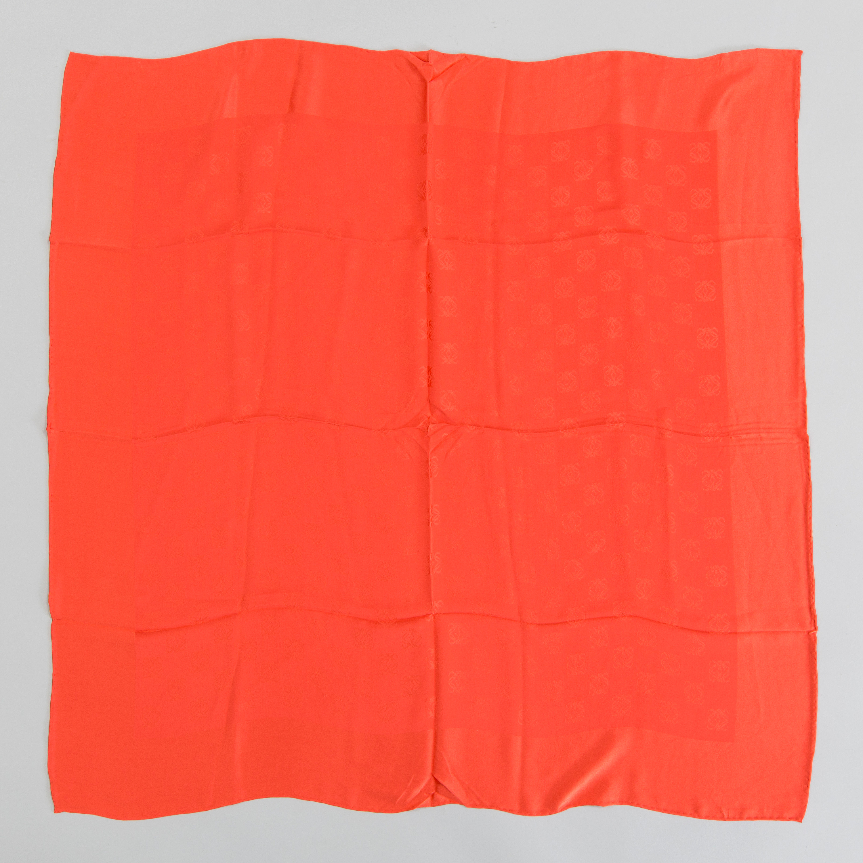 A Loewe silk scarf. - Bukowskis