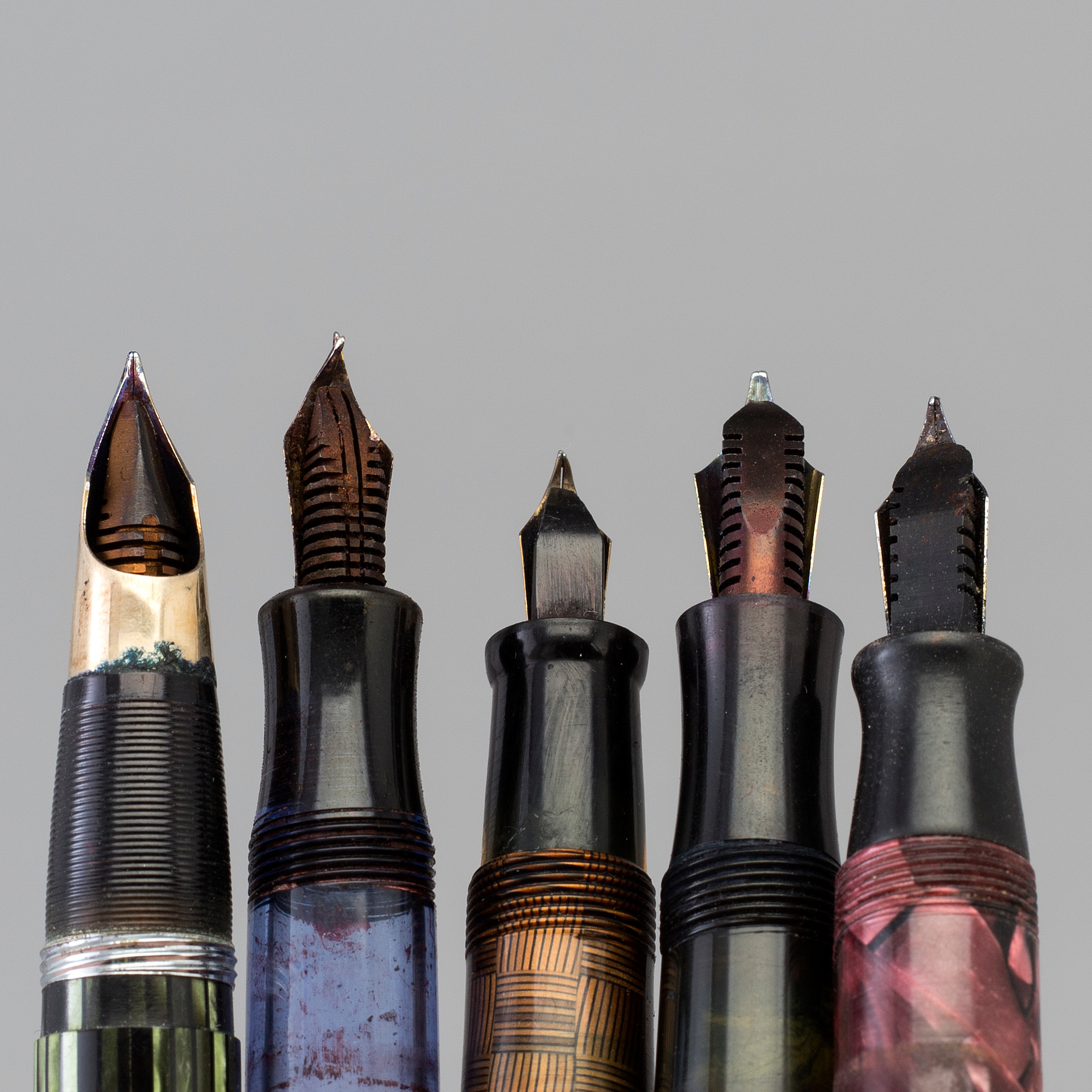 FIVE FOUNTAIN PENS, first half of the 20th century. - Bukowskis