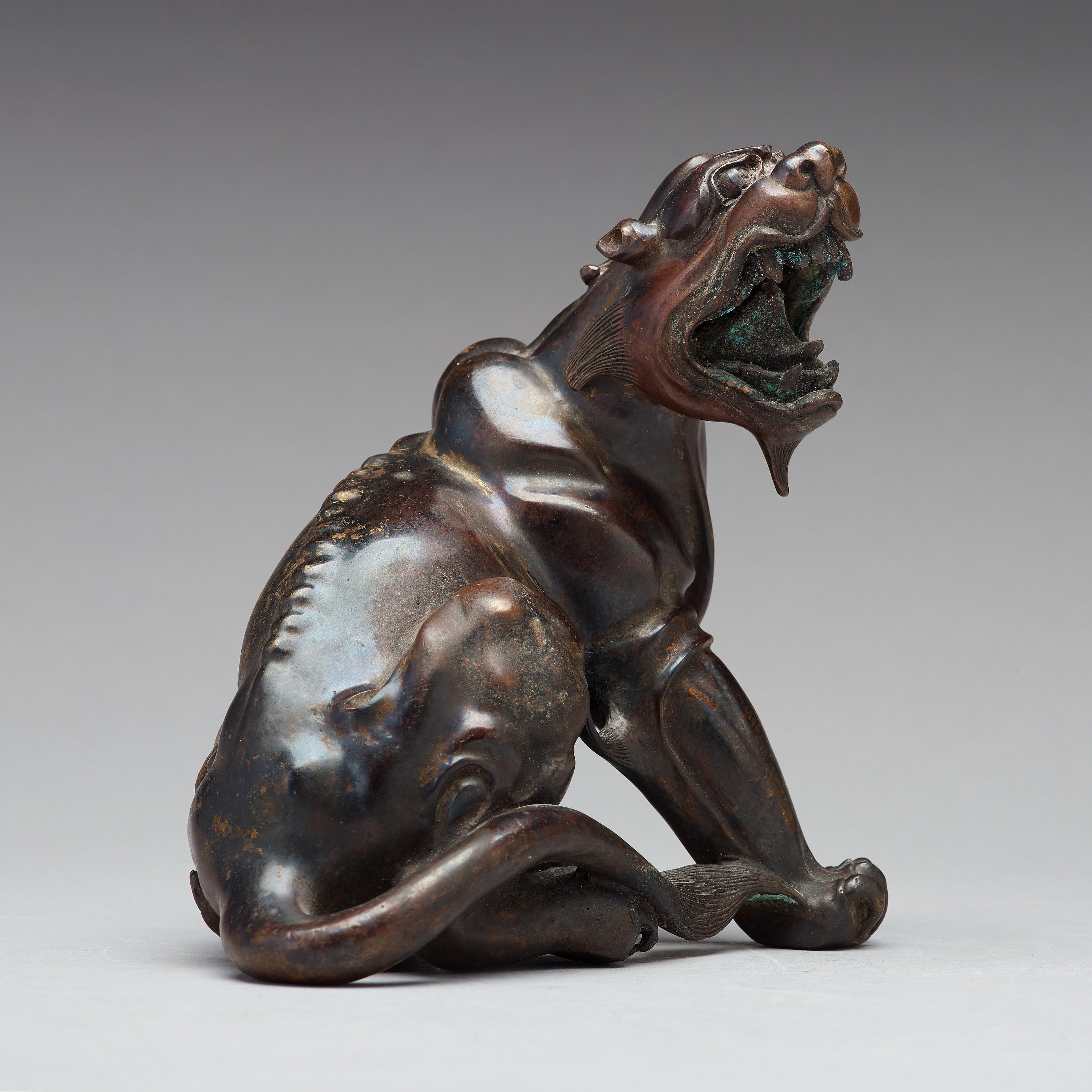 A bronze figure of a mythical beast, 17th Century. - Bukowskis
